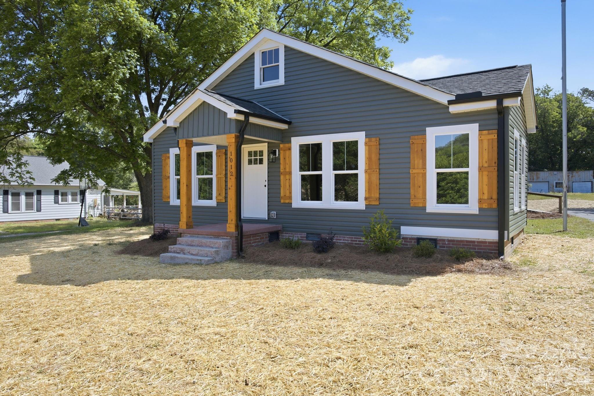 Photo 2 of 1012 Midlake Road, Kannapolis, NC