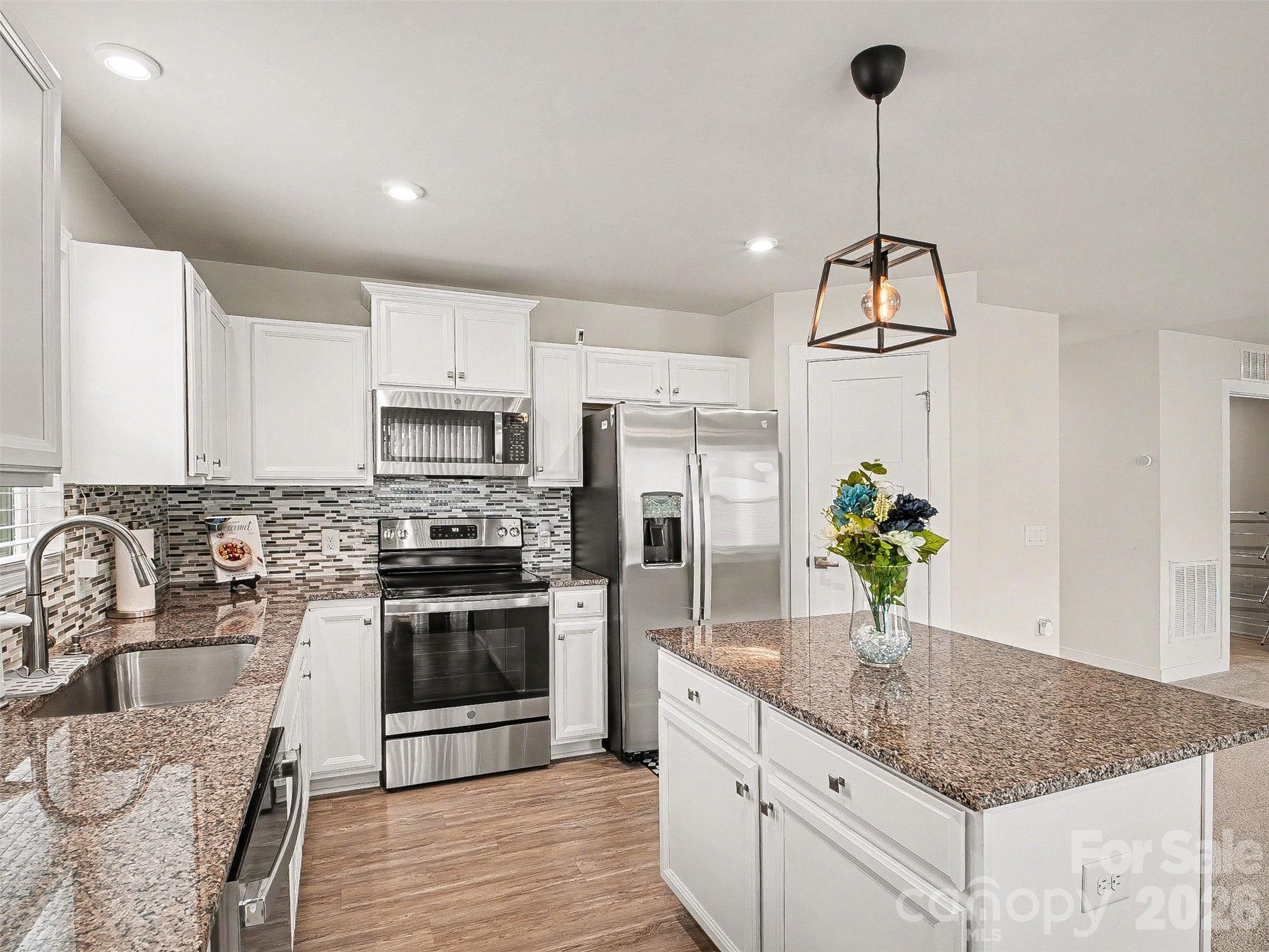 Photo 25 of 5513 Hughesdale Drive, Charlotte, NC