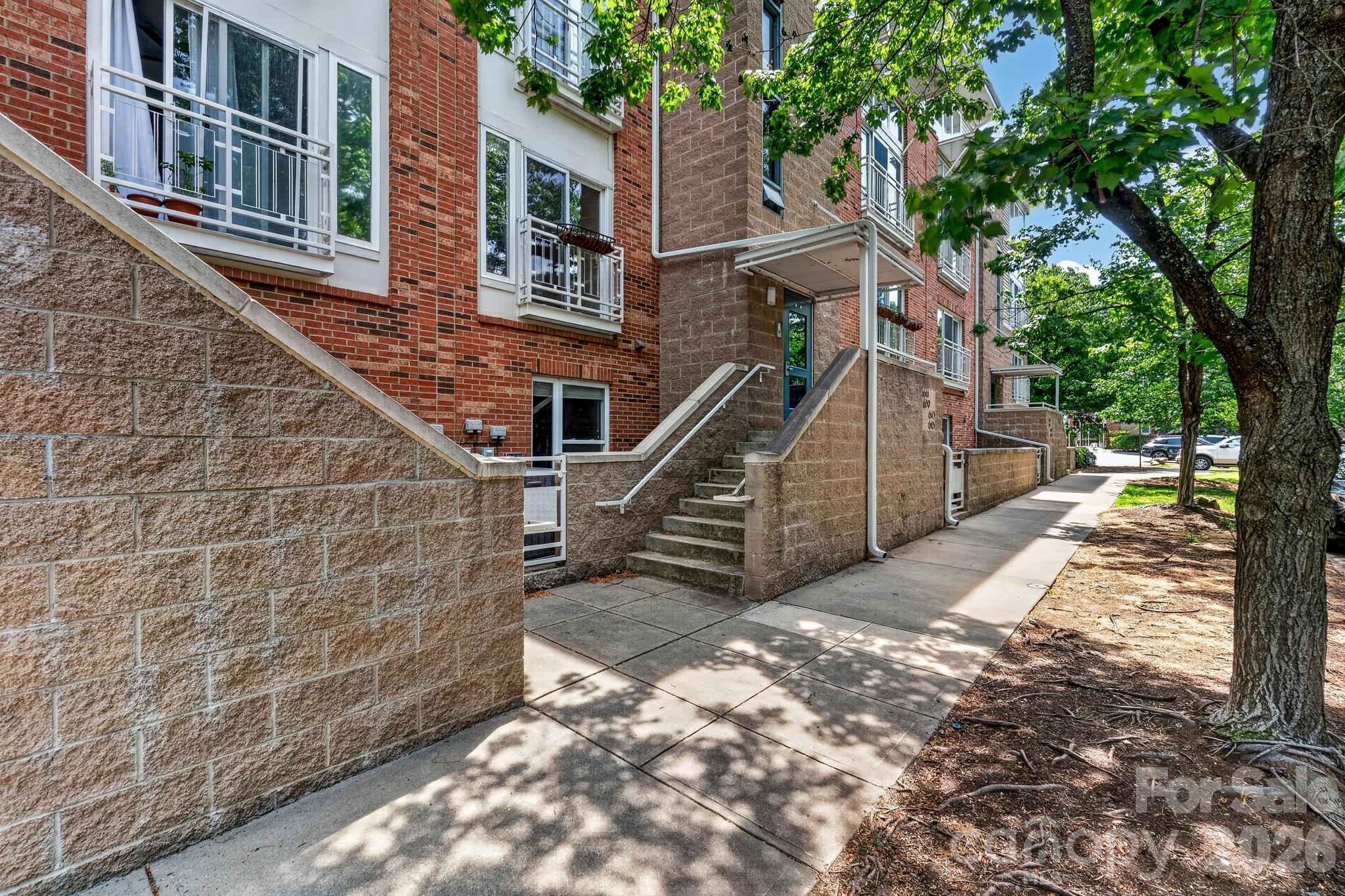 Home for sale at 639 Raphael Place, Charlotte, NC — photo 1 of 36