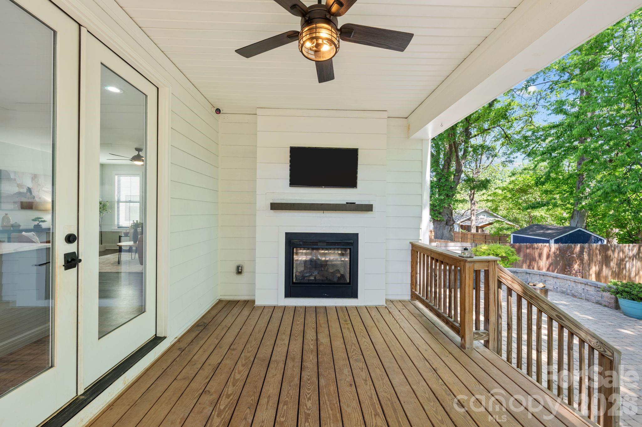 1408 N Caldwell Street, Charlotte, NC - photo 3 of 44
