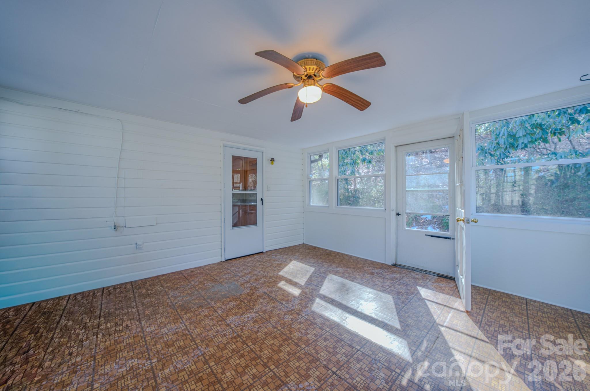 550 Saluda Street, Hendersonville, NC - photo 24 of 30