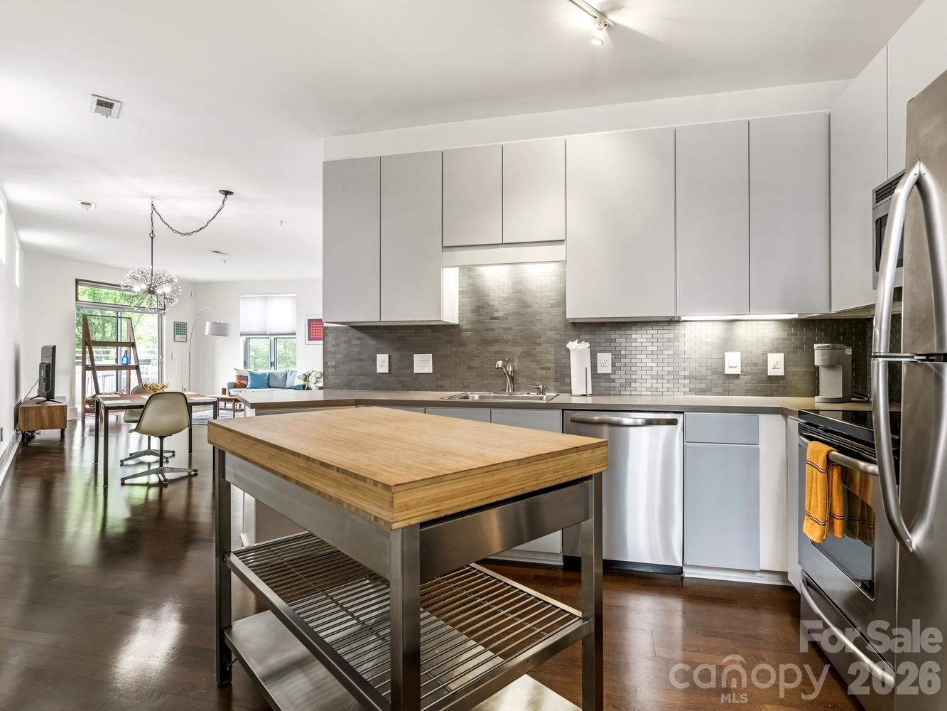 Photo 4 of 1600 Fulton Avenue206, Charlotte, NC