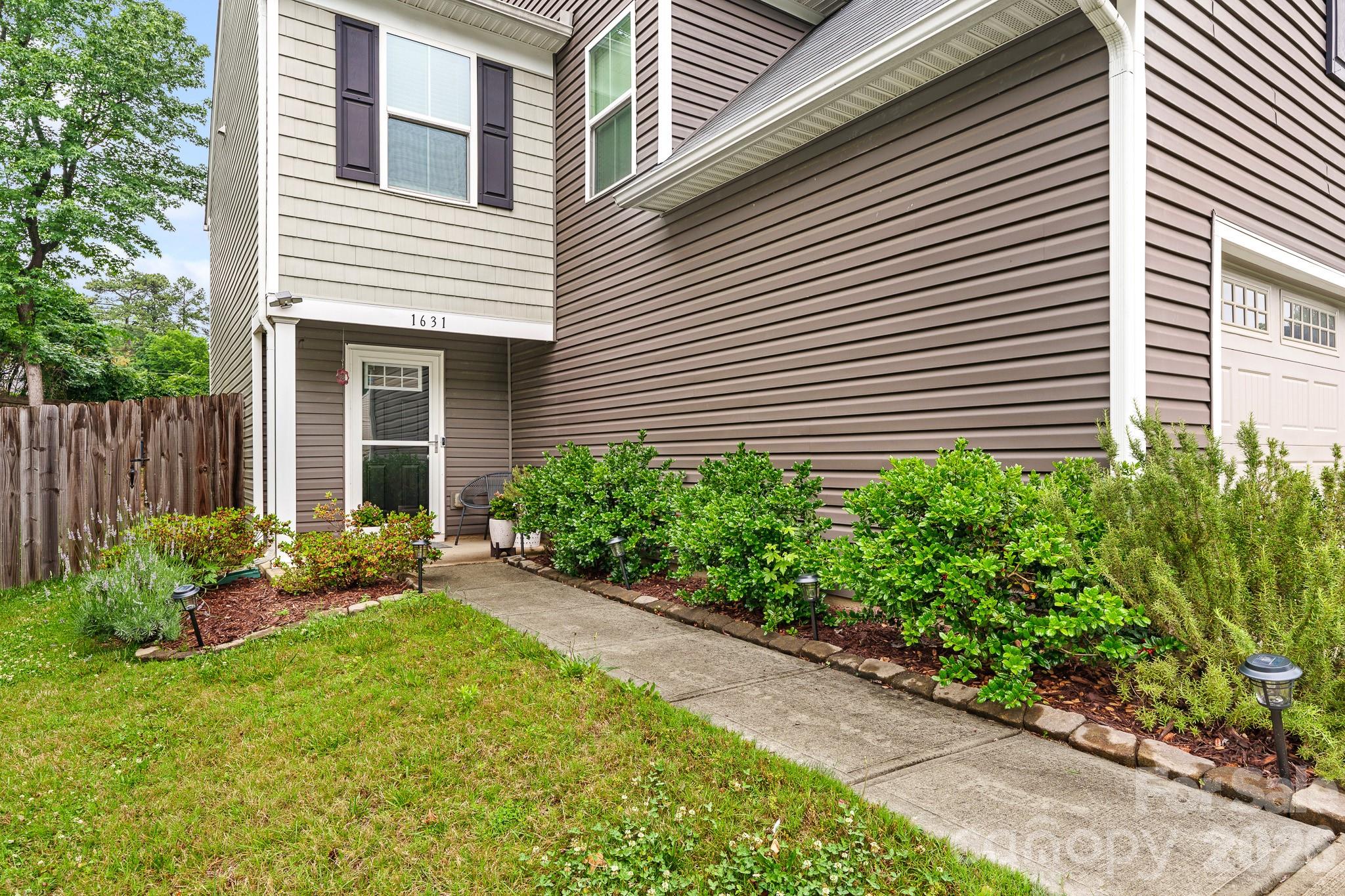 Photo 3 of 1631 Hooper Court, Charlotte, NC
