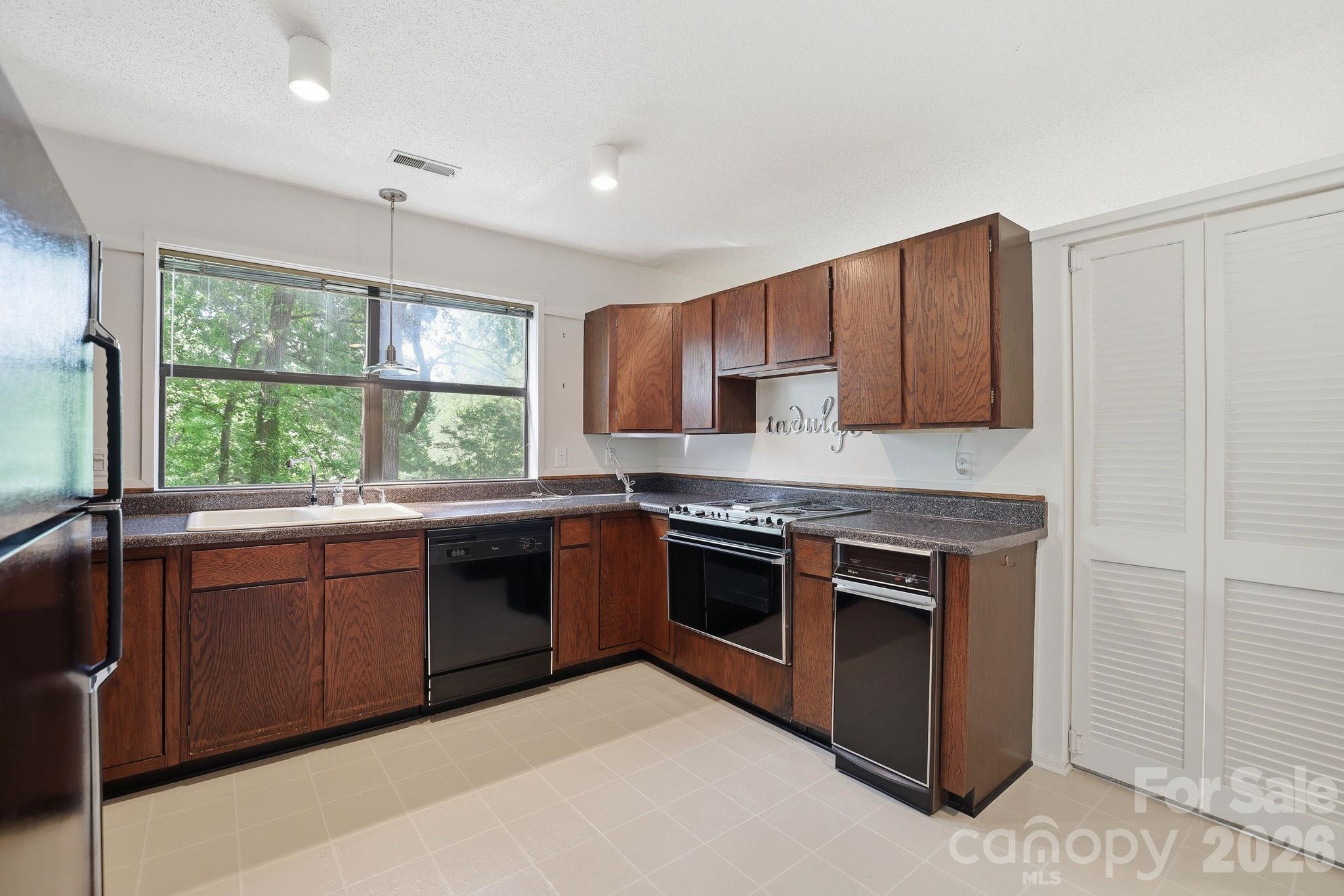 3423 Tinkerbell Lane, Charlotte, NC - photo 14 of 49
