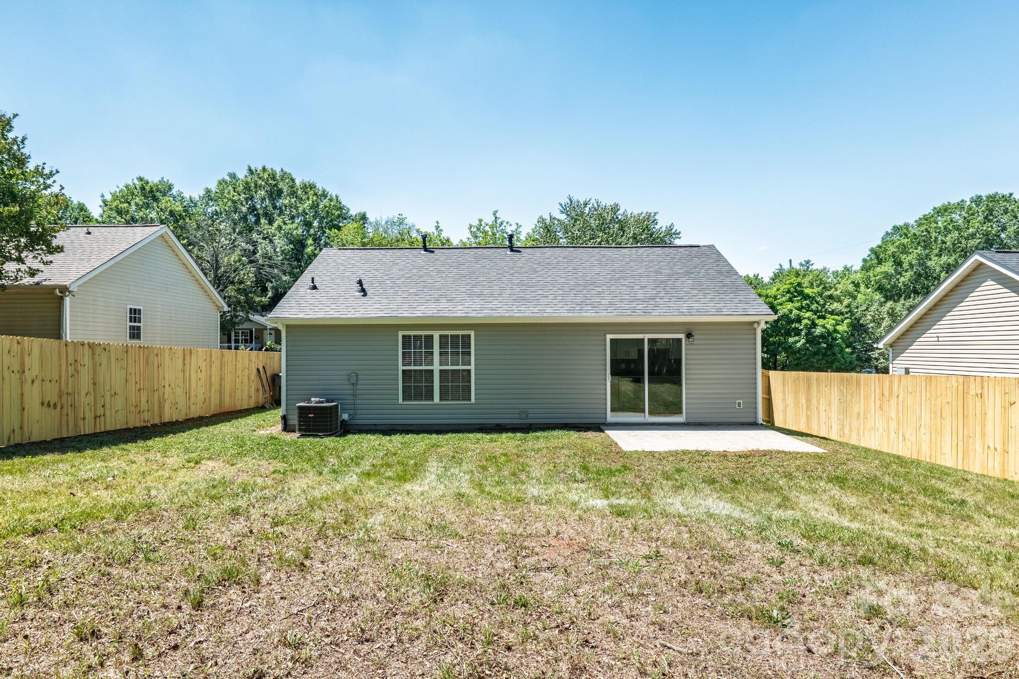 1426 Fontana Avenue, Charlotte, NC - photo 37 of 41