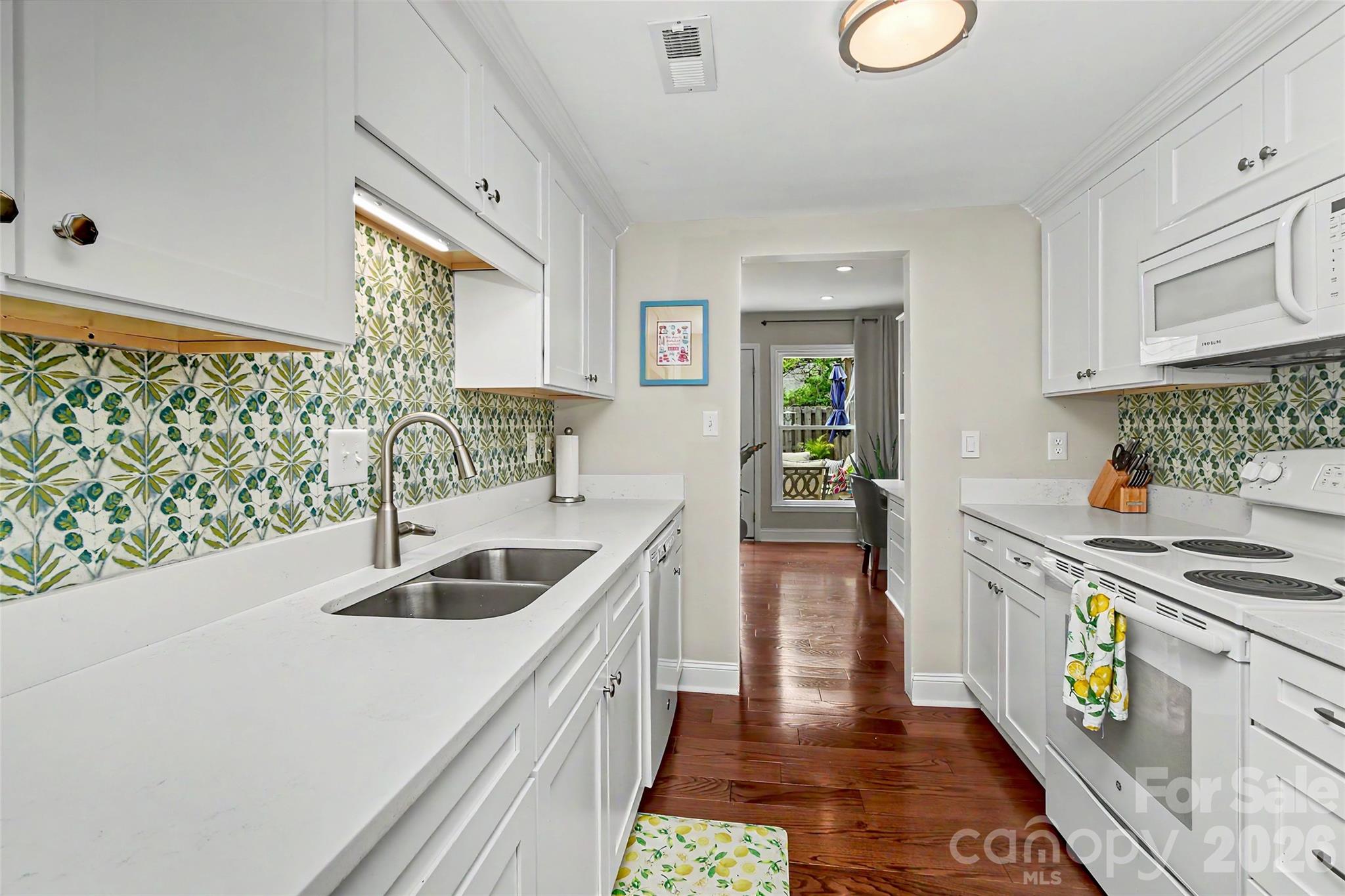 Photo 9 of 8333 Knights Bridge Road, Charlotte, NC