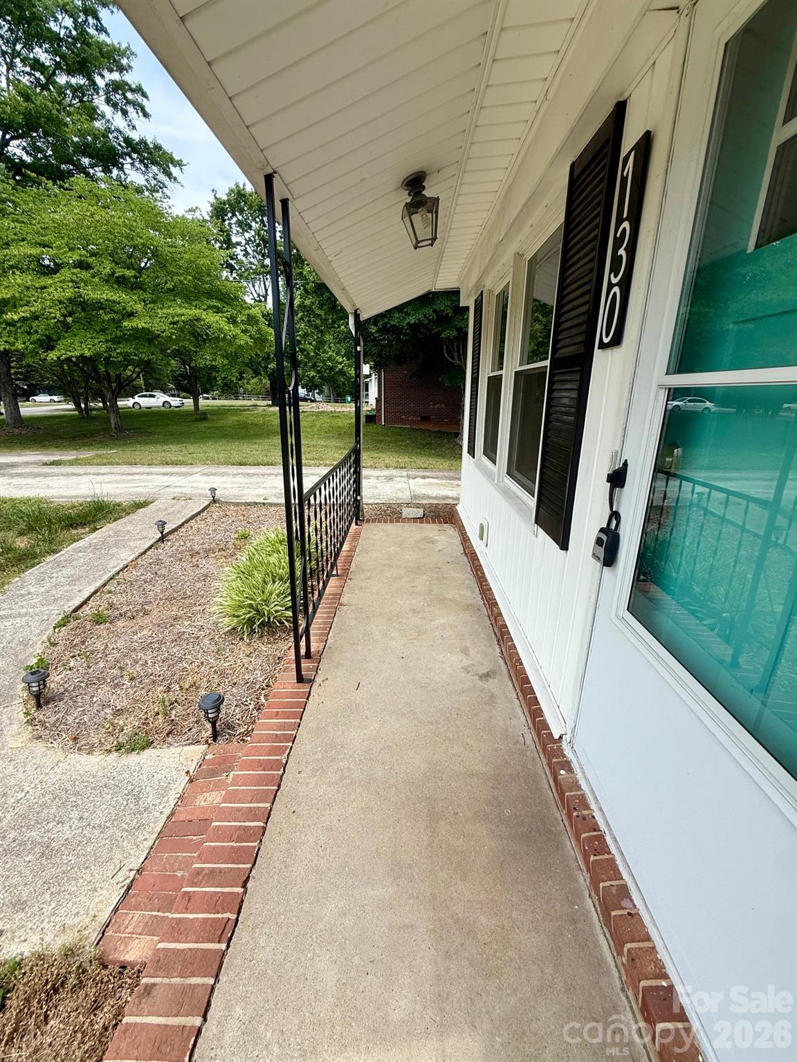 130 N Arlington Avenue, Jonesville, NC - photo 4 of 21