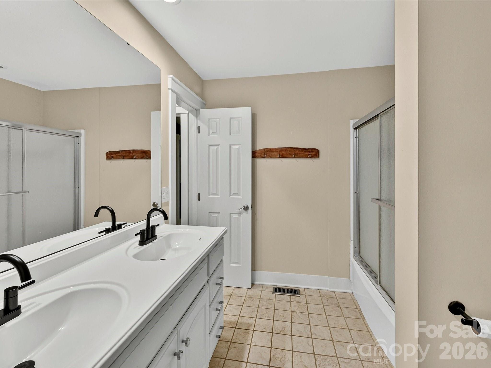 Photo 16 of 232 S Clarkson Street, Charlotte, NC