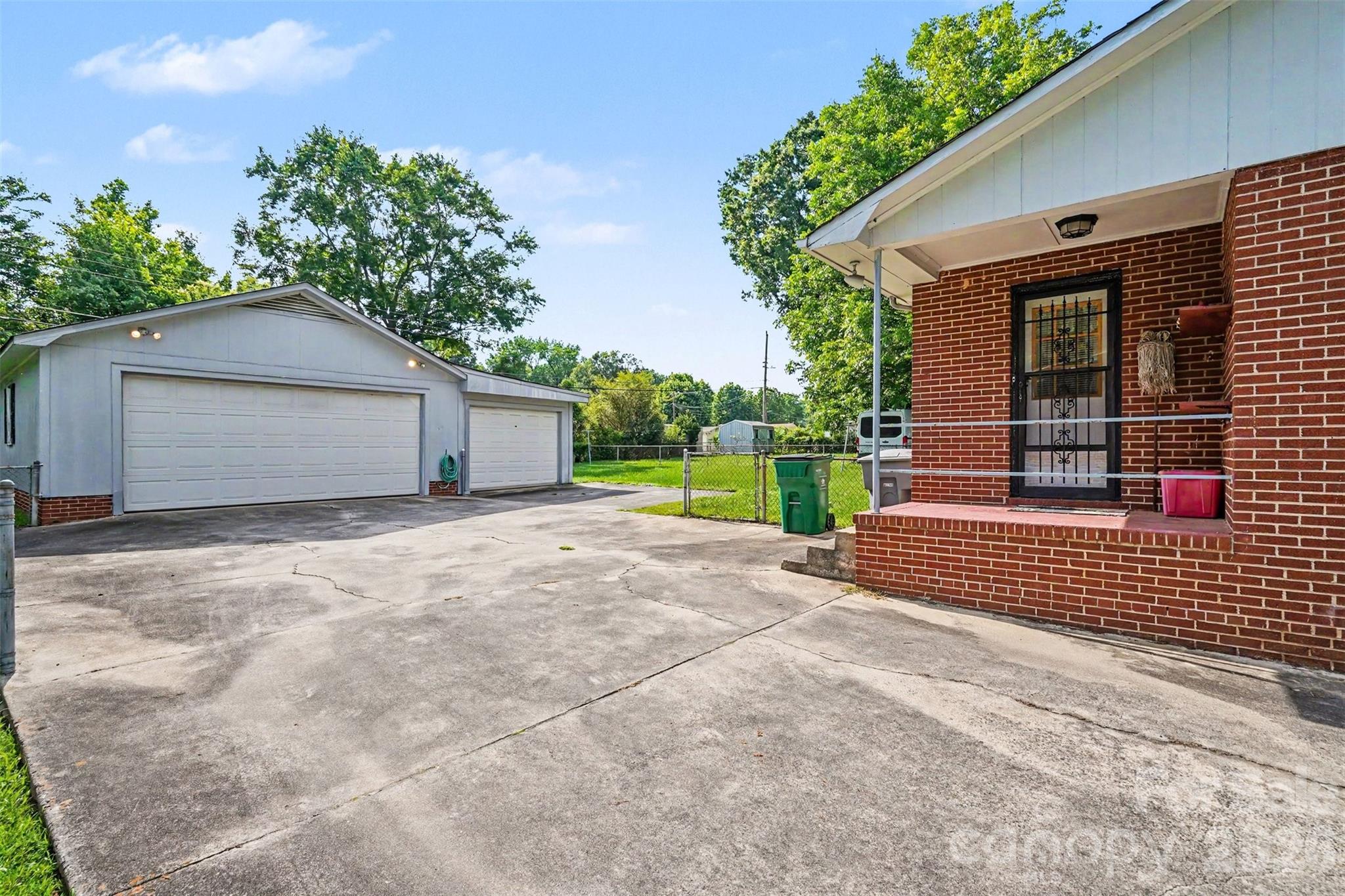Photo 2 of 400 Briarwood Drive, Charlotte, NC