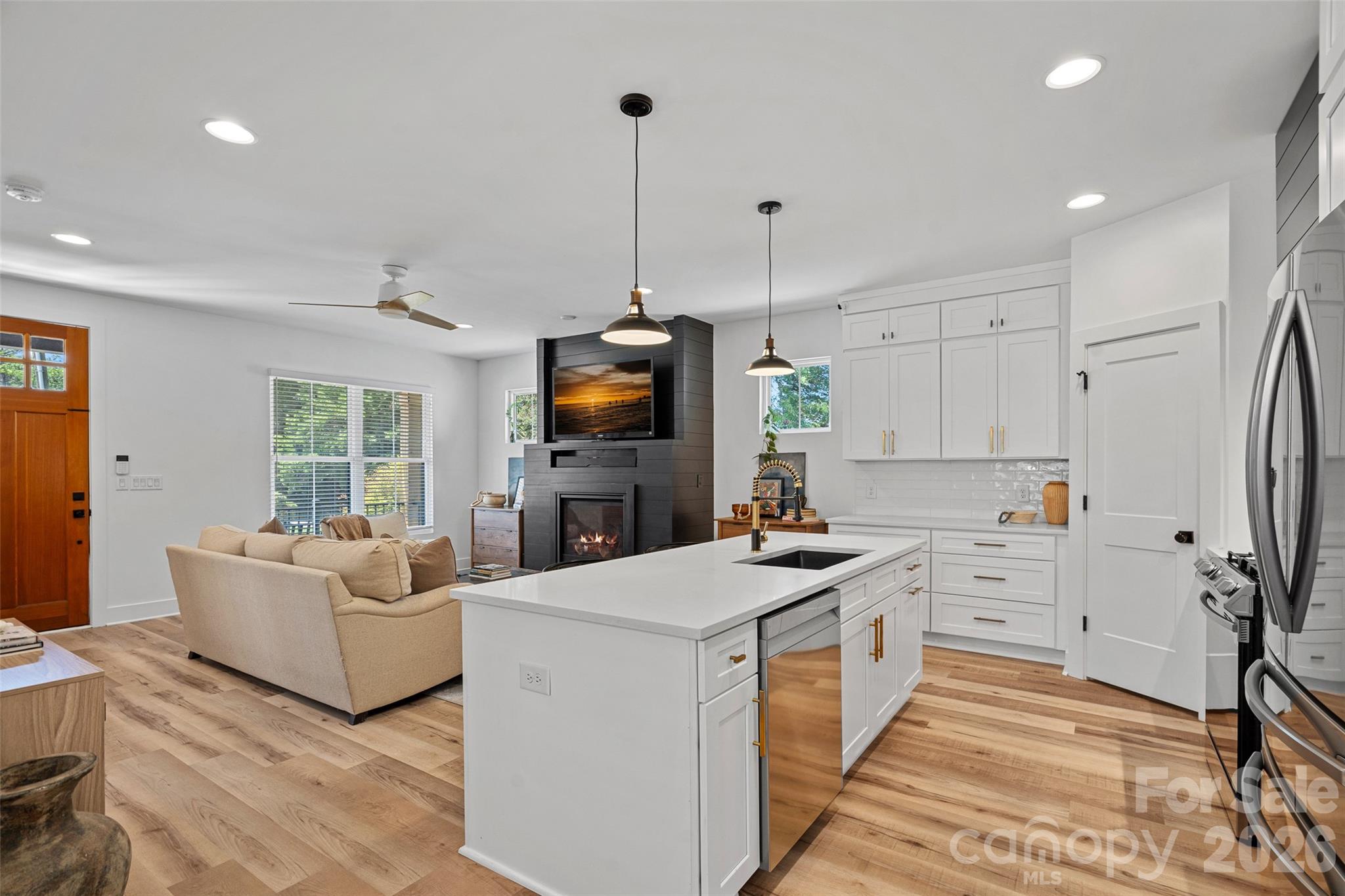 Photo 9 of 1642 Longfellow Street, Charlotte, NC