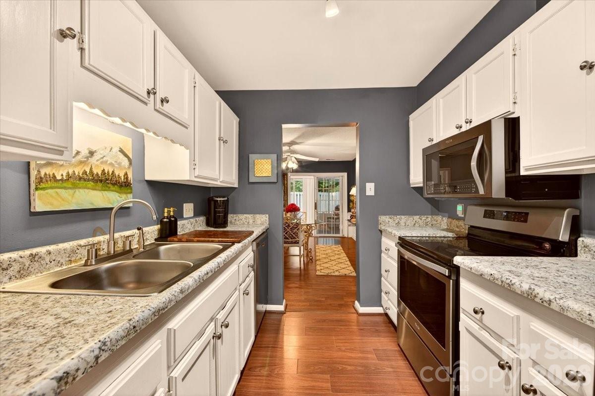 Photo 11 of 830 Sardis Cove Drive, Charlotte, NC