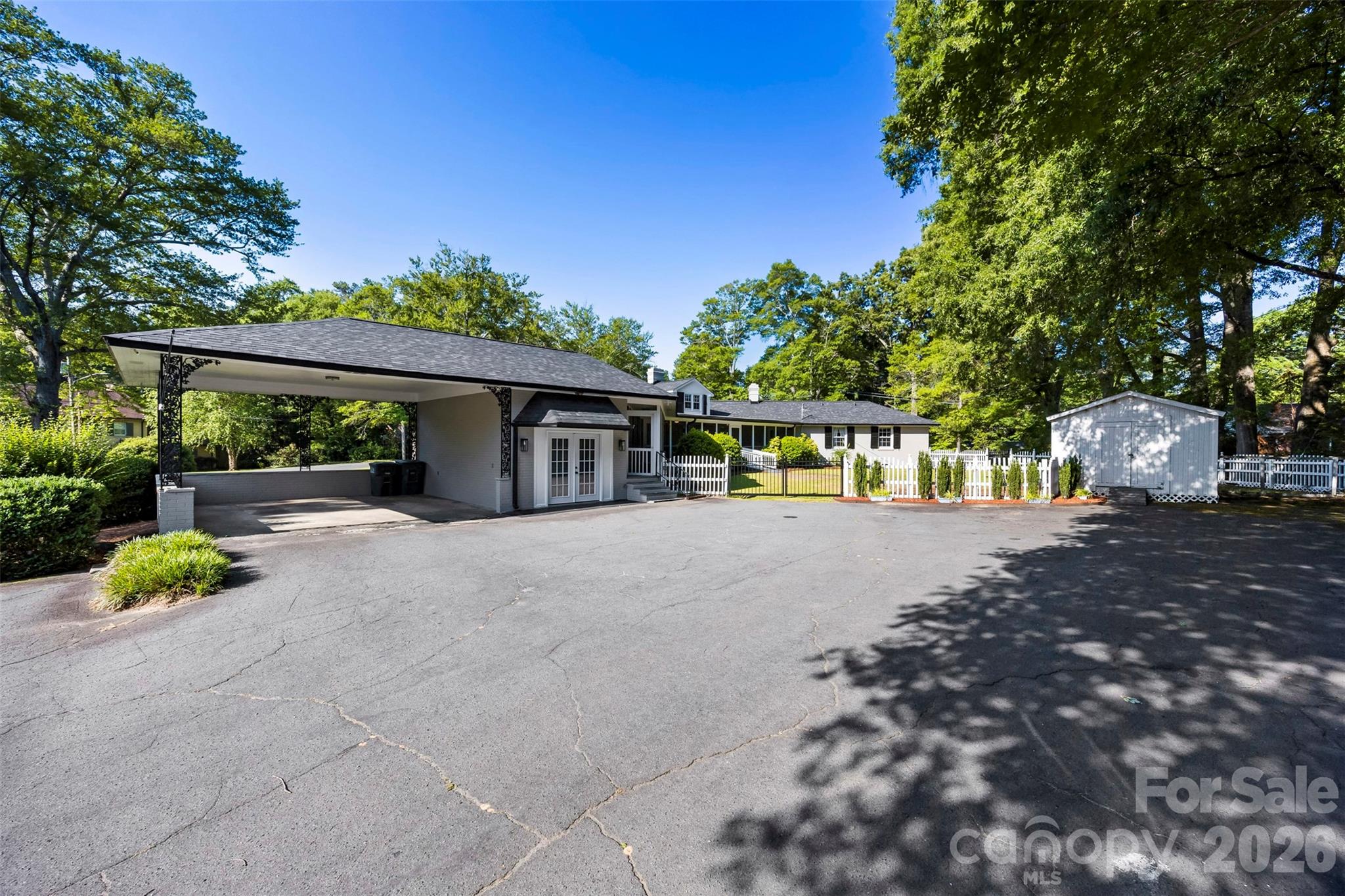 Photo 3 of 1314 Park Lane, Gastonia, NC