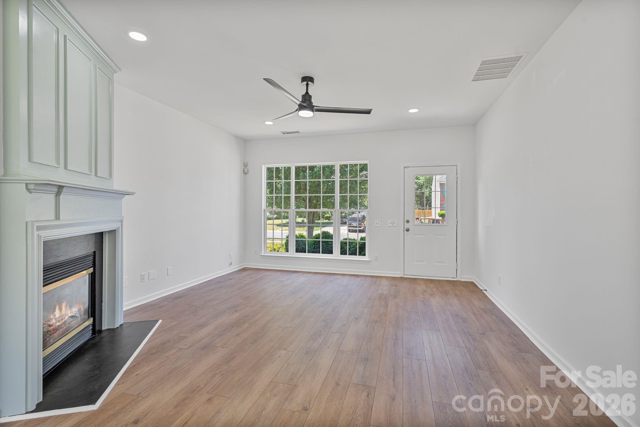 Photo 13 of 10410 Roundleaf Drive, Charlotte, NC