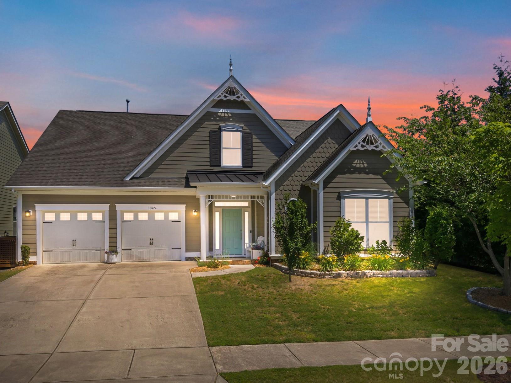 Exterior of 16024 Oxford Glenn Drive, Huntersville, NC