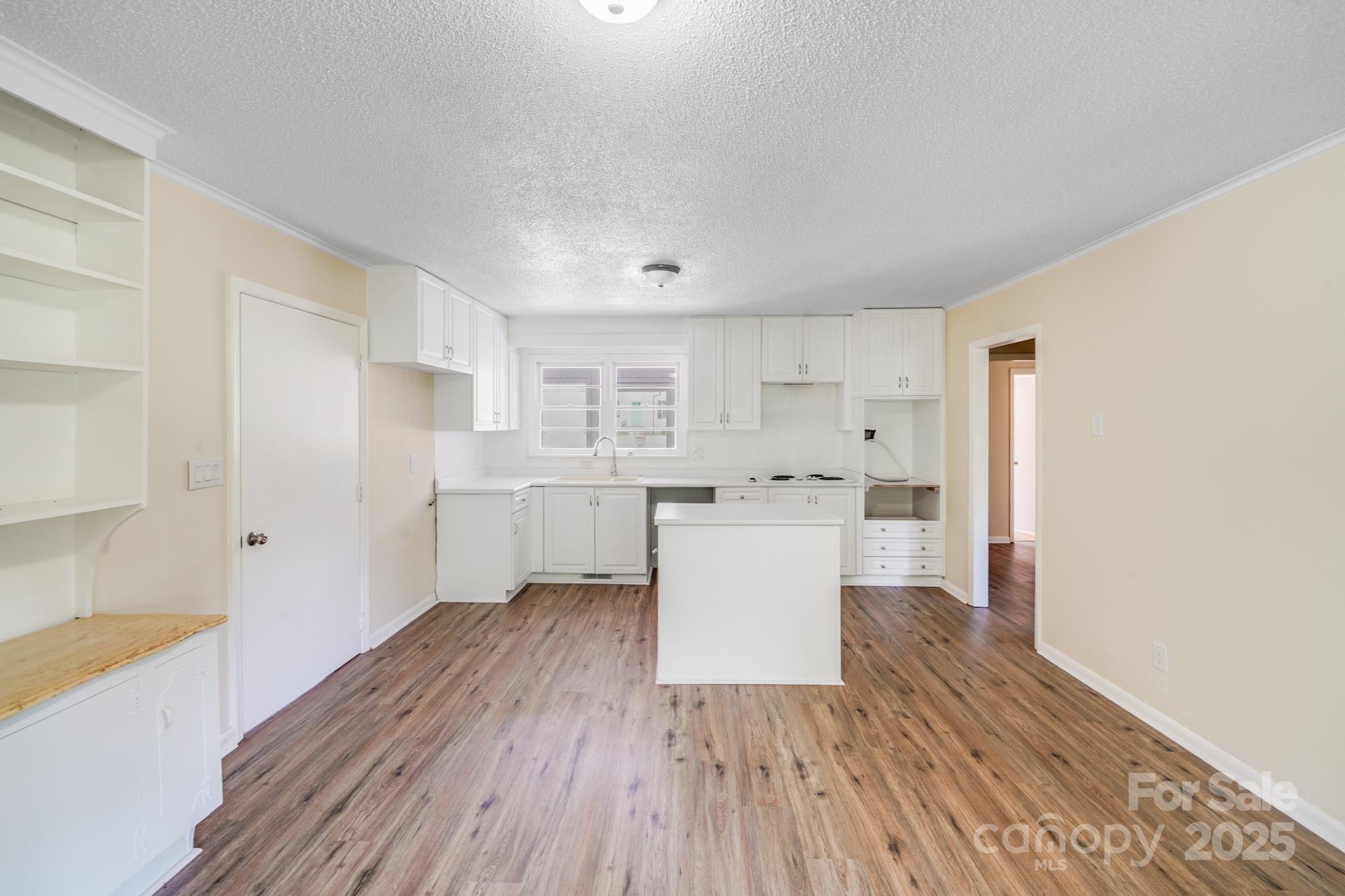 Photo 3 of 830 Cabaniss Drive, Shelby, NC