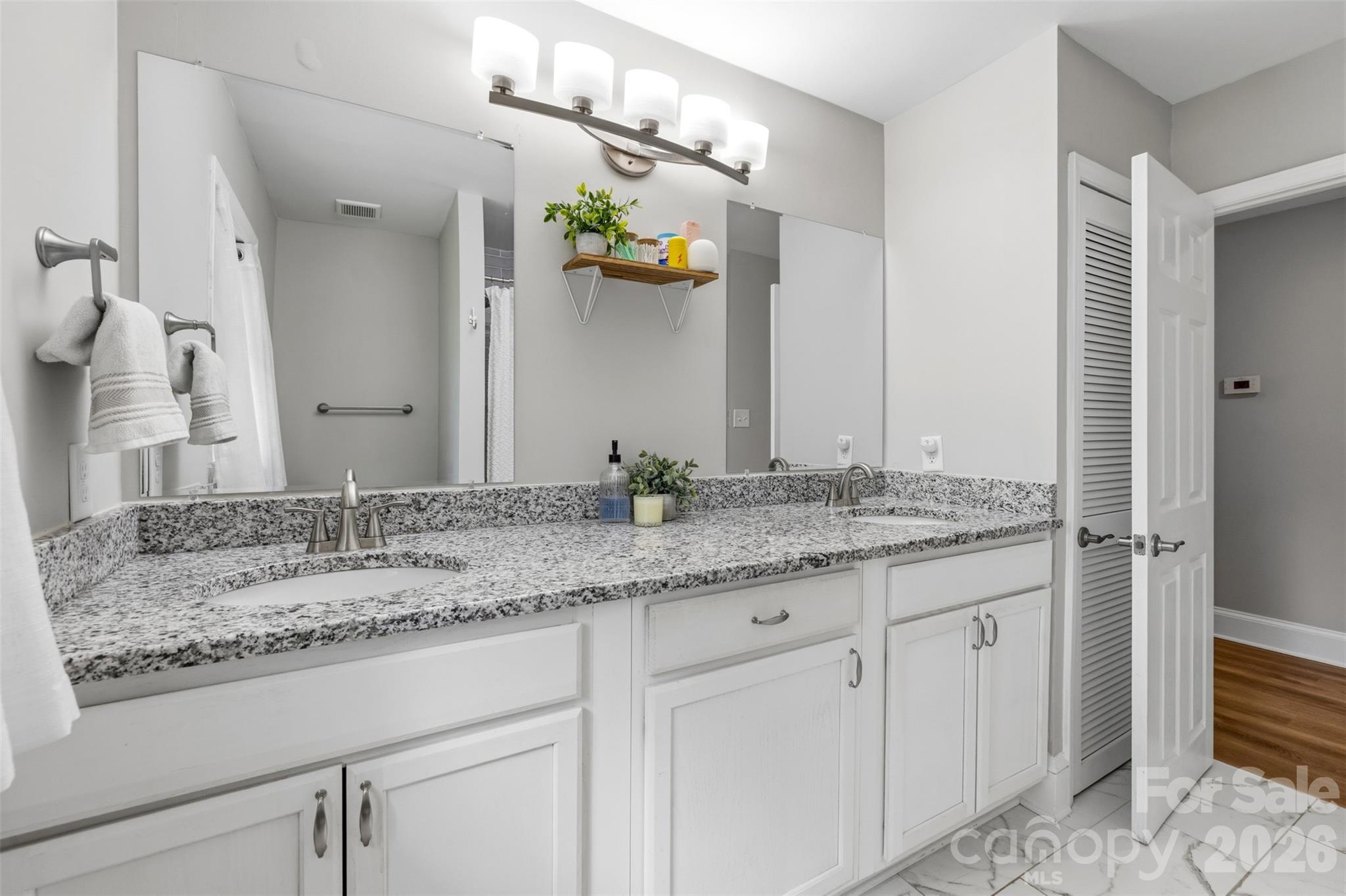 Photo 17 of 224 Sturbridge Drive, Charlotte, NC
