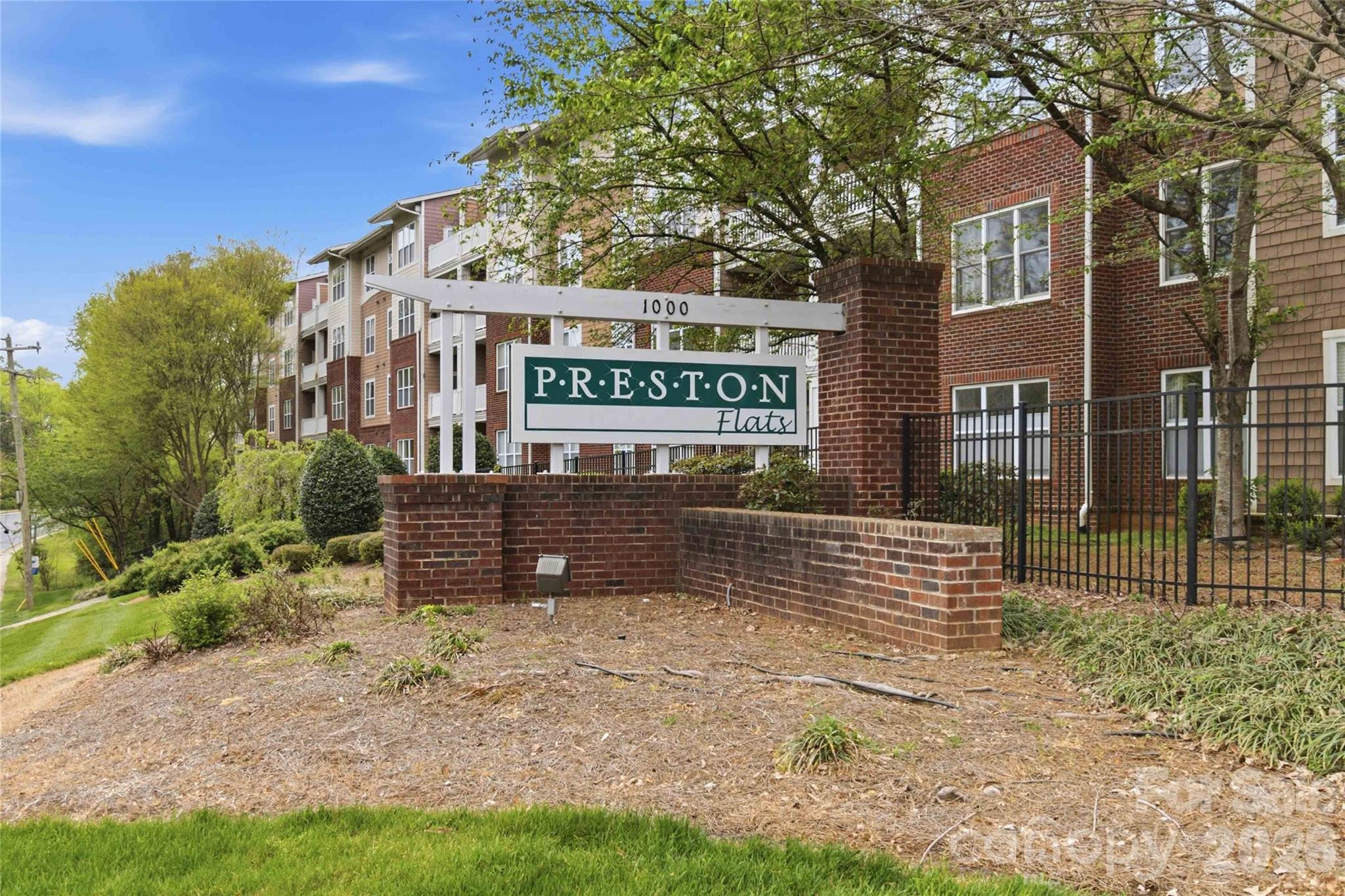 Photo 3 of 1000 E Woodlawn Road314, Charlotte, NC
