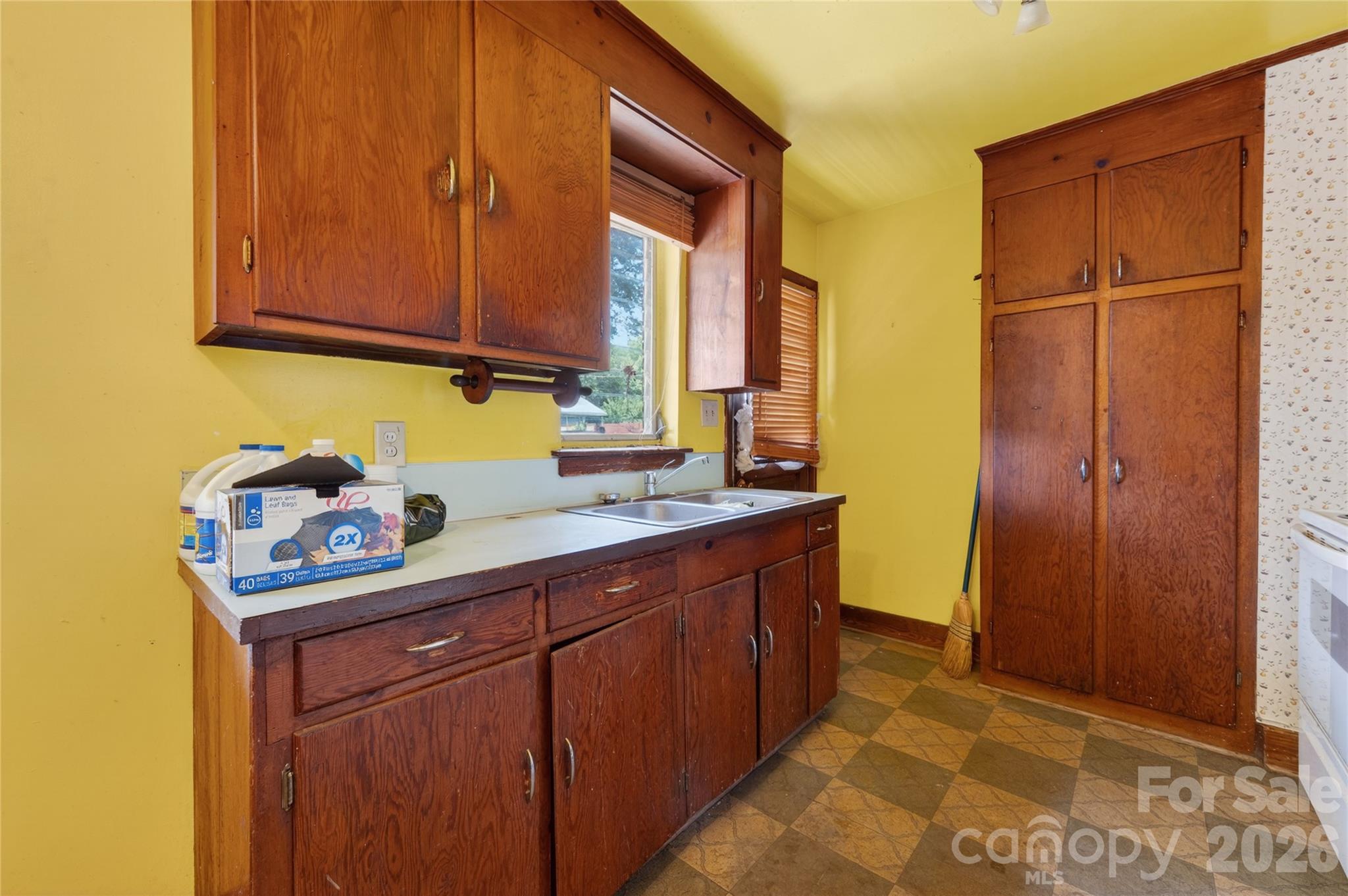 Photo 35 of 1632 Madison Avenue, Charlotte, NC