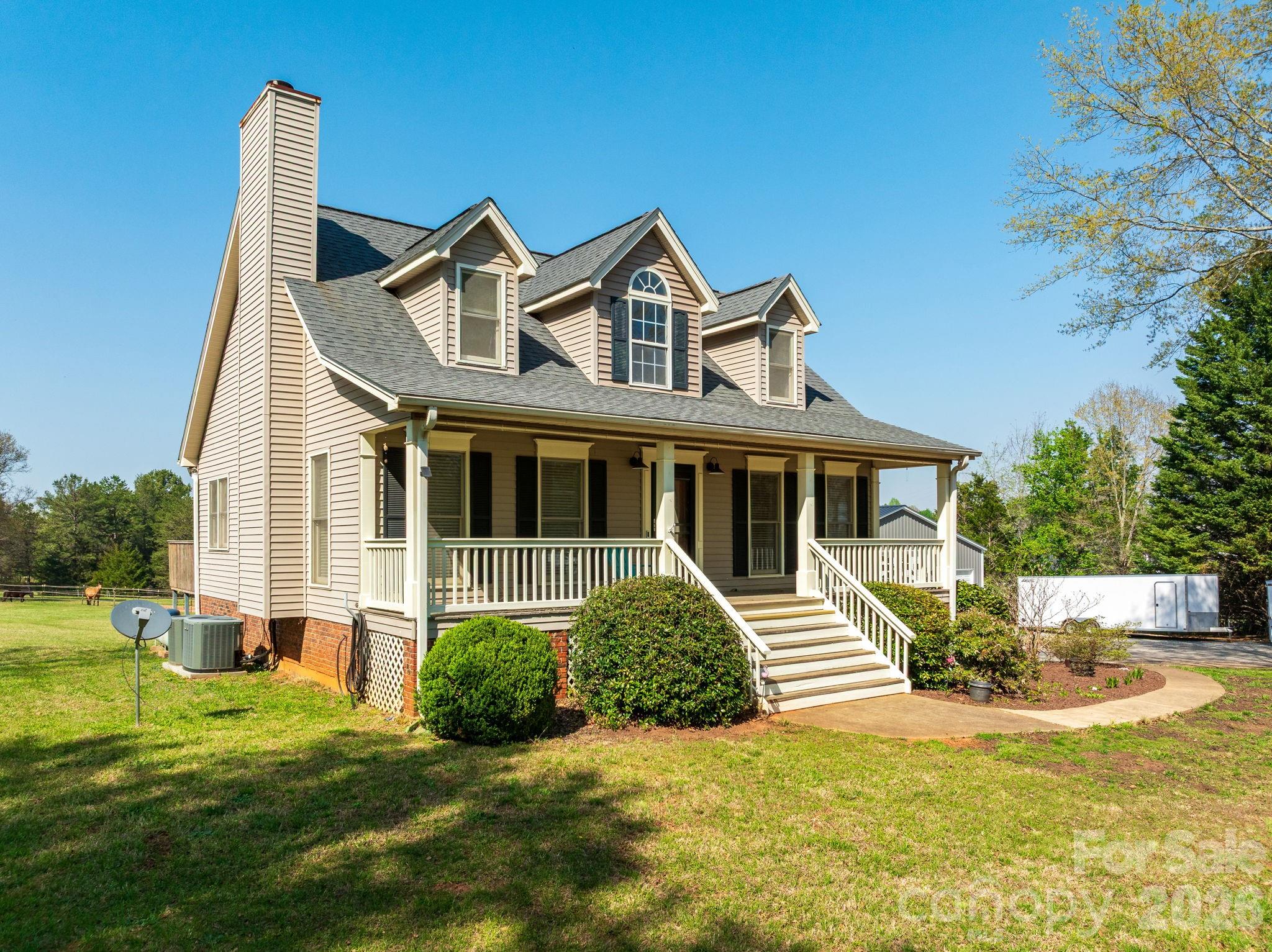 Photo 2 of 1570 Roddy Road, Campobello, SC