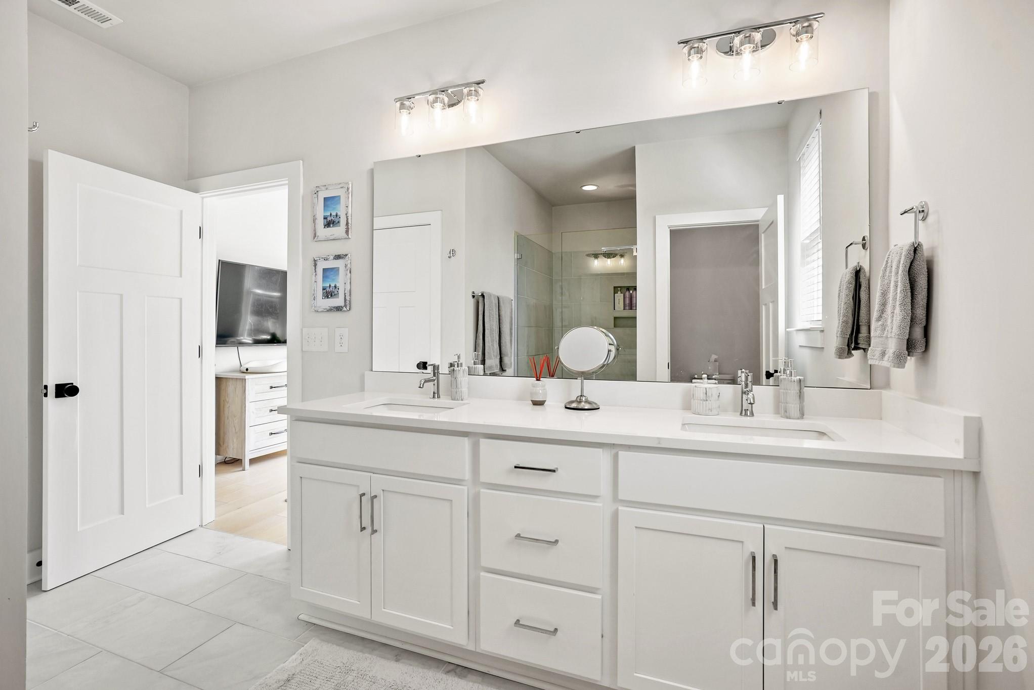 6021 Irwins Branch Drive, Charlotte, NC - photo 19 of 41