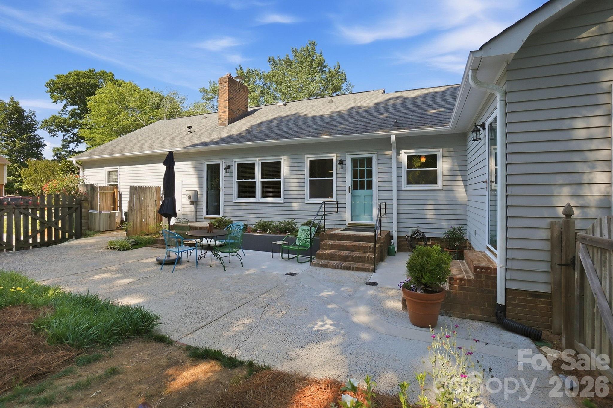 Photo 3 of 1200 Beechdale Drive, Charlotte, NC