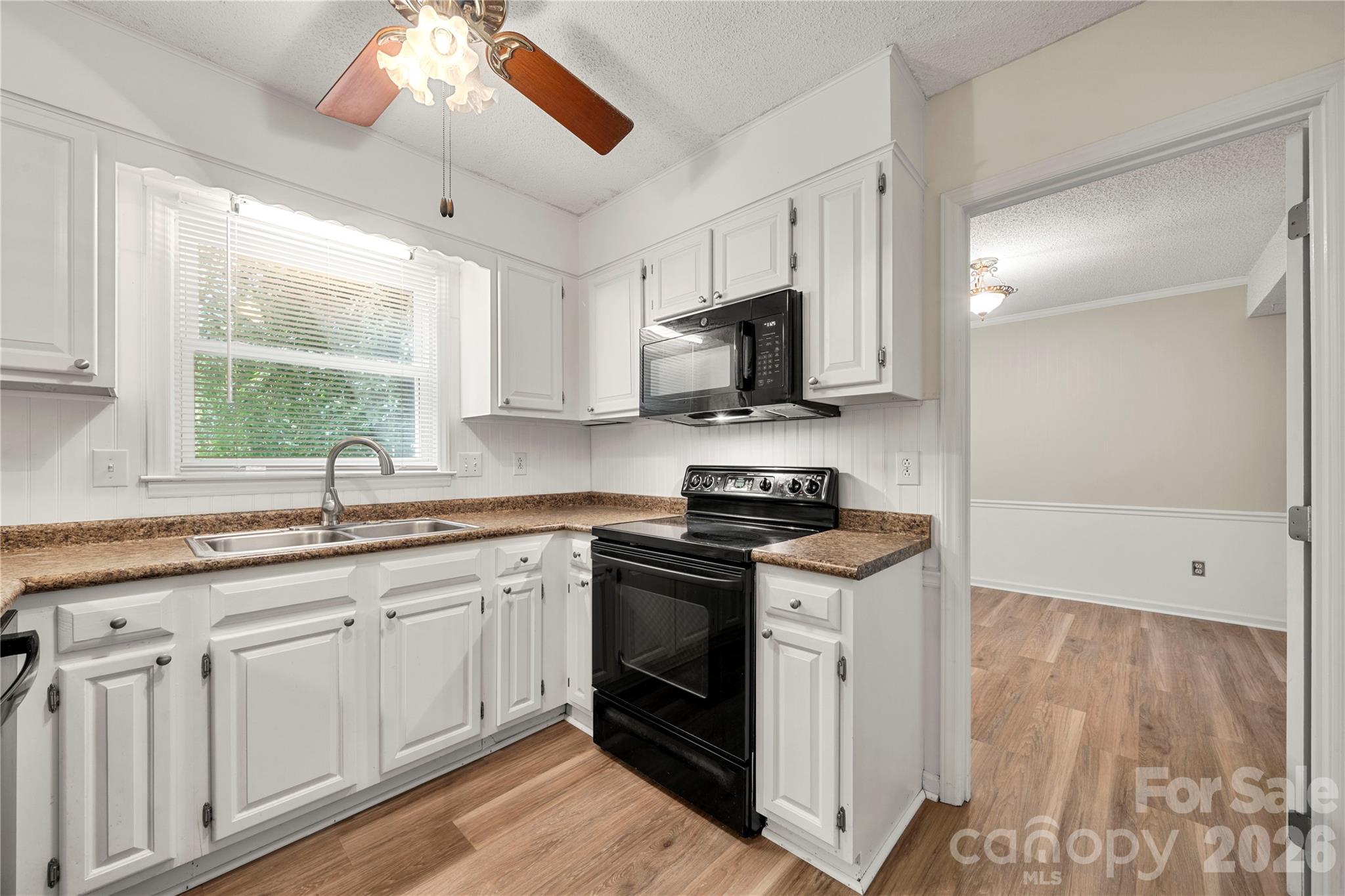 Home for sale at 628 Bellows Lane, Charlotte, NC — photo 13 of 43