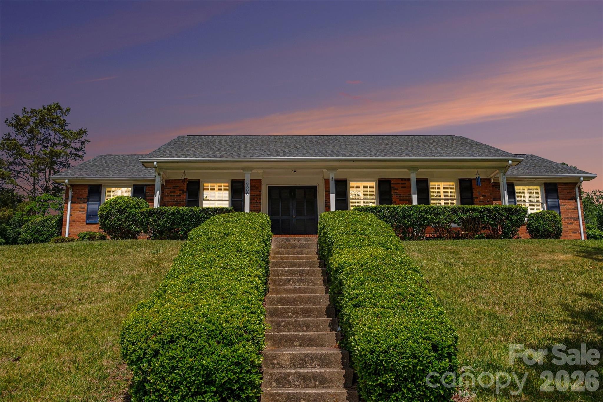 6300 Idlebrook Drive, Charlotte, NC - photo 1 of 27