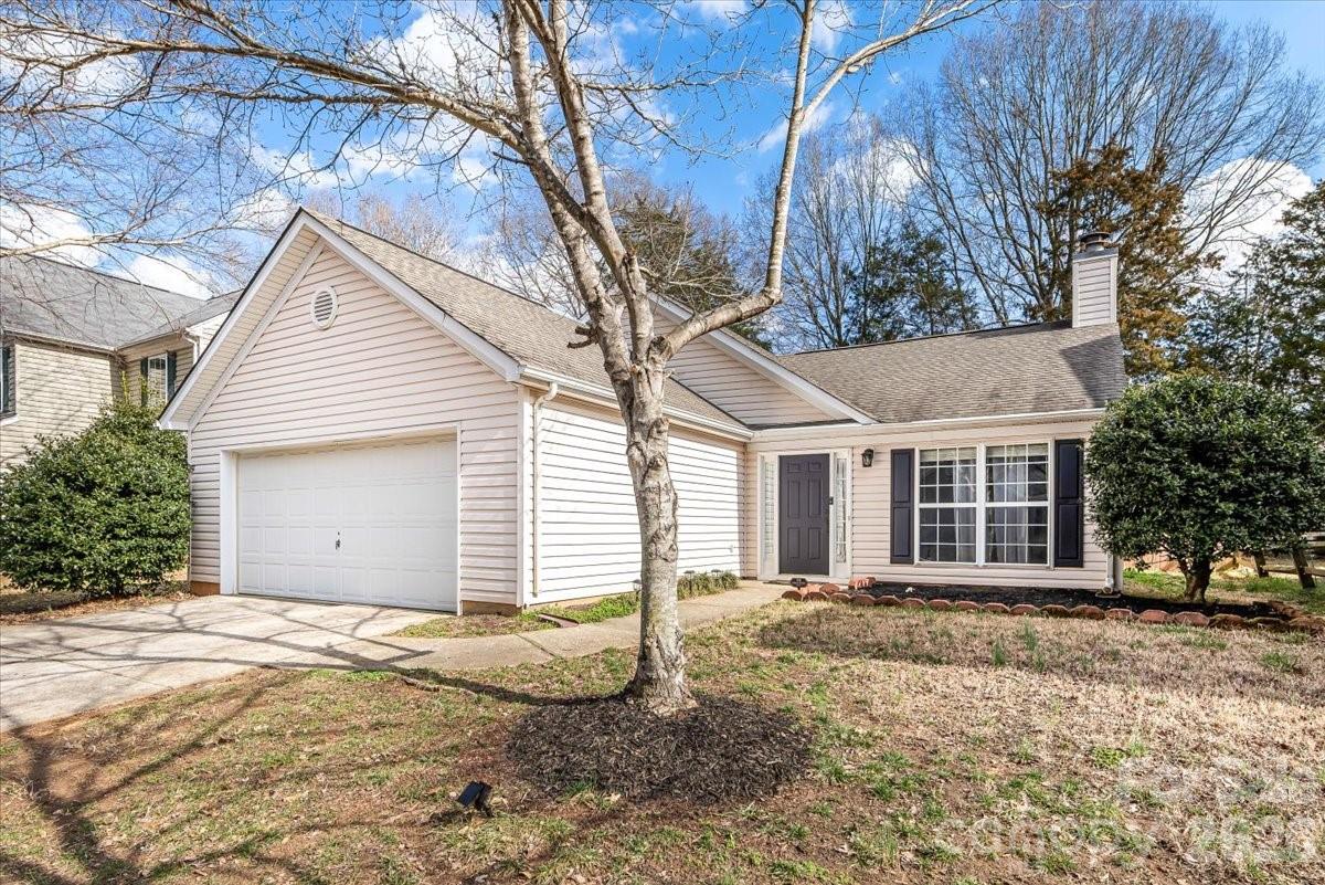Photo 2 of 14242 Carolina Forest Court, Charlotte, NC