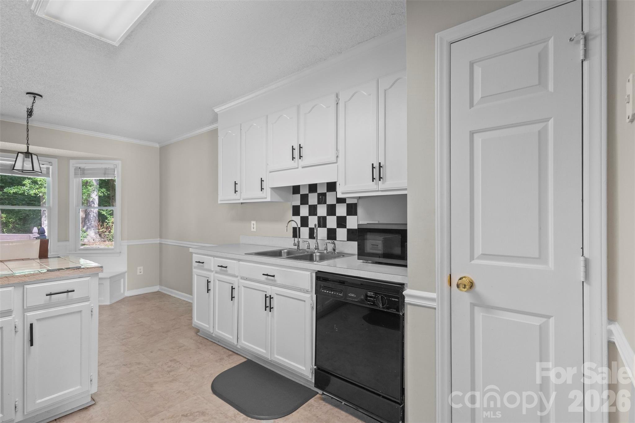 Photo 9 of 8704 Hornwood Court, Charlotte, NC