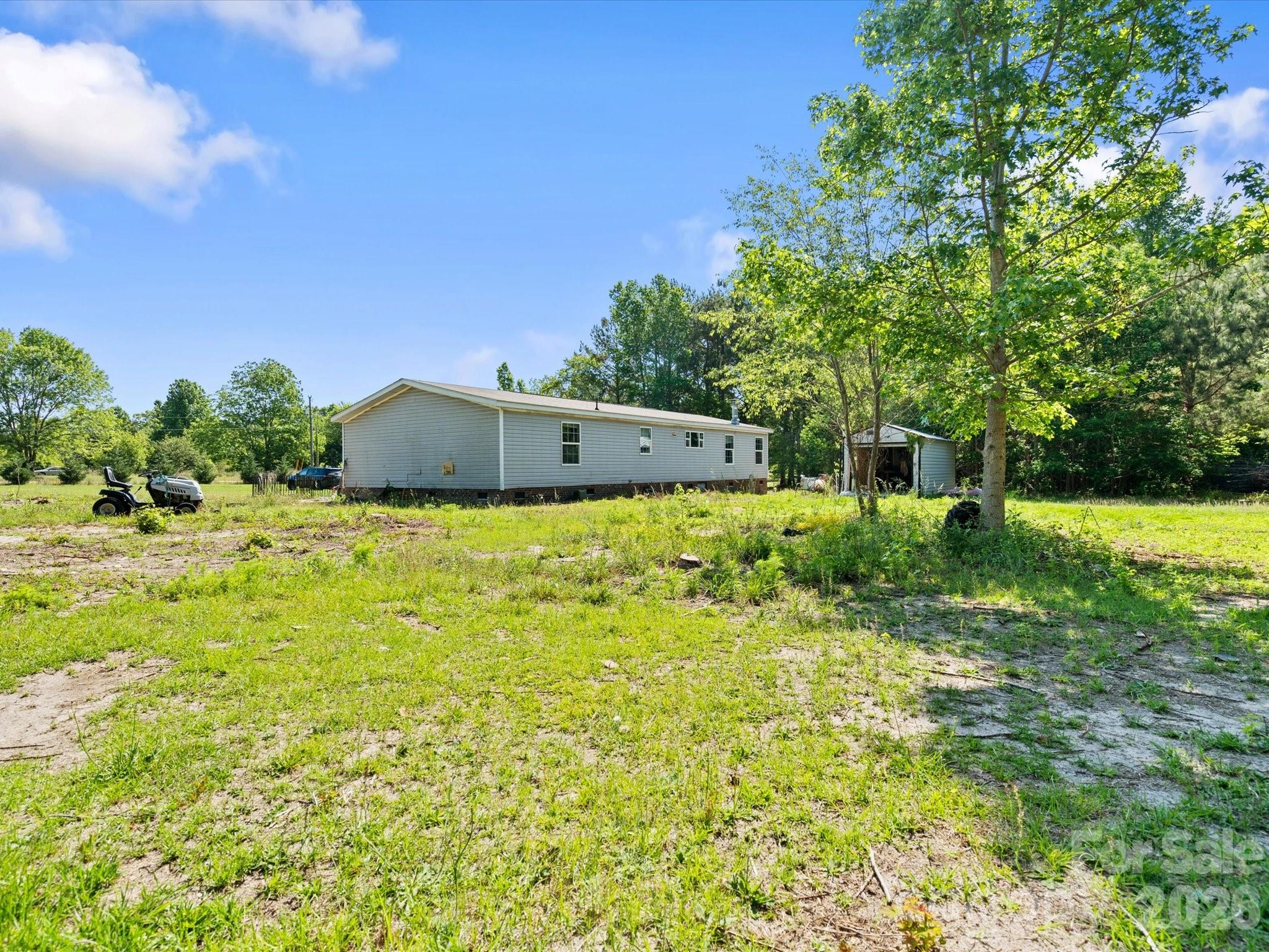 292 Longhorn Lane, Cheraw, SC - photo 5 of 46