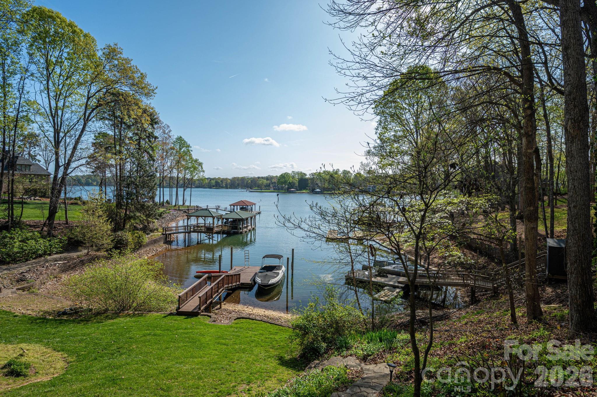 Photo 4 of 103 Shelter Cove Lane, Mooresville, NC