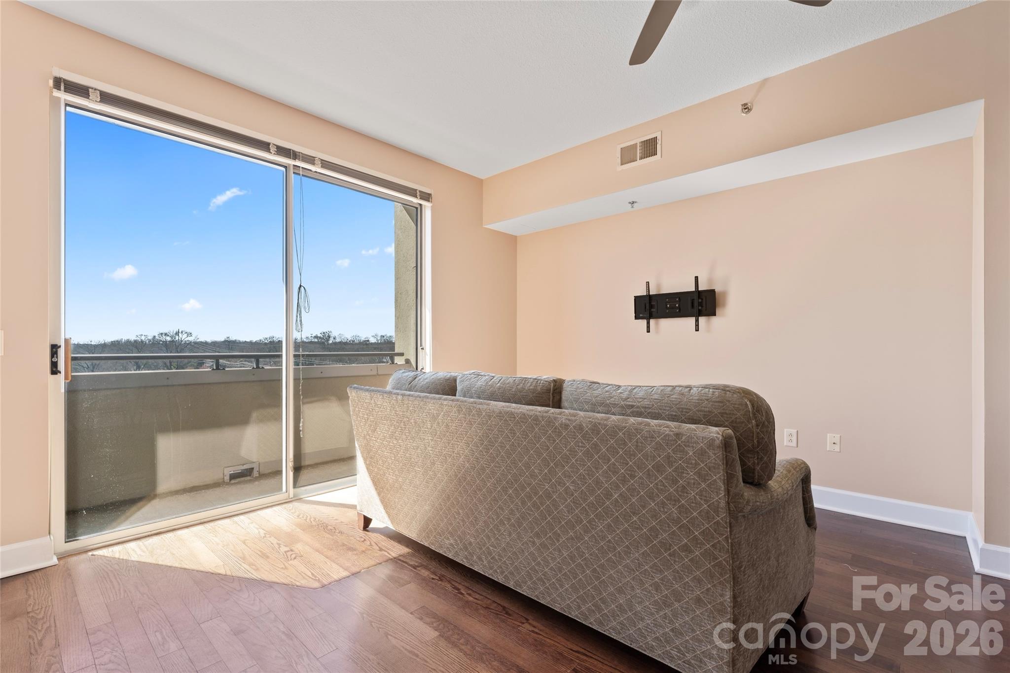 Photo 9 of 1315 East Boulevard714, Charlotte, NC