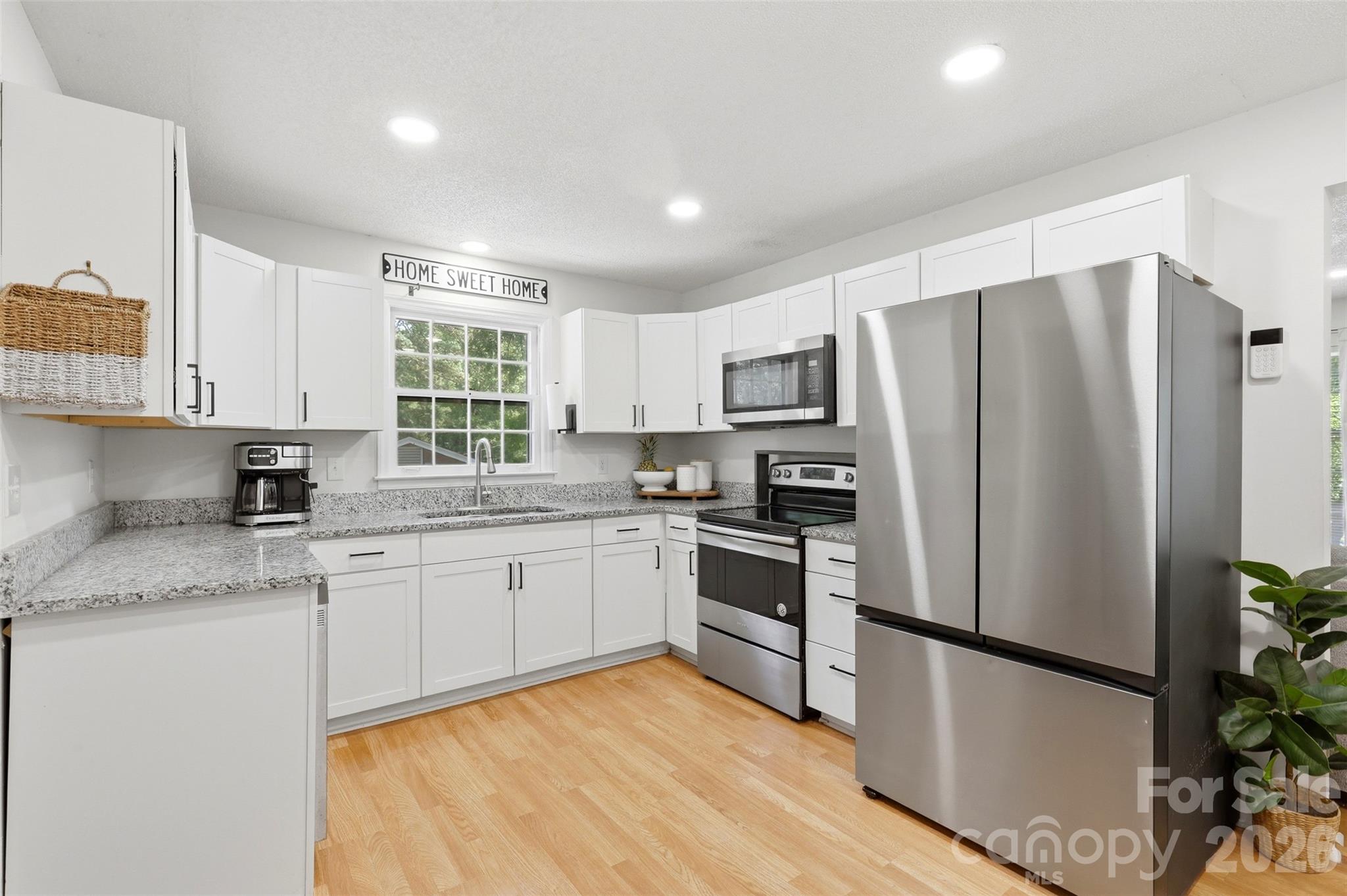 Photo 9 of 6607 Elmwood Circle, Charlotte, NC