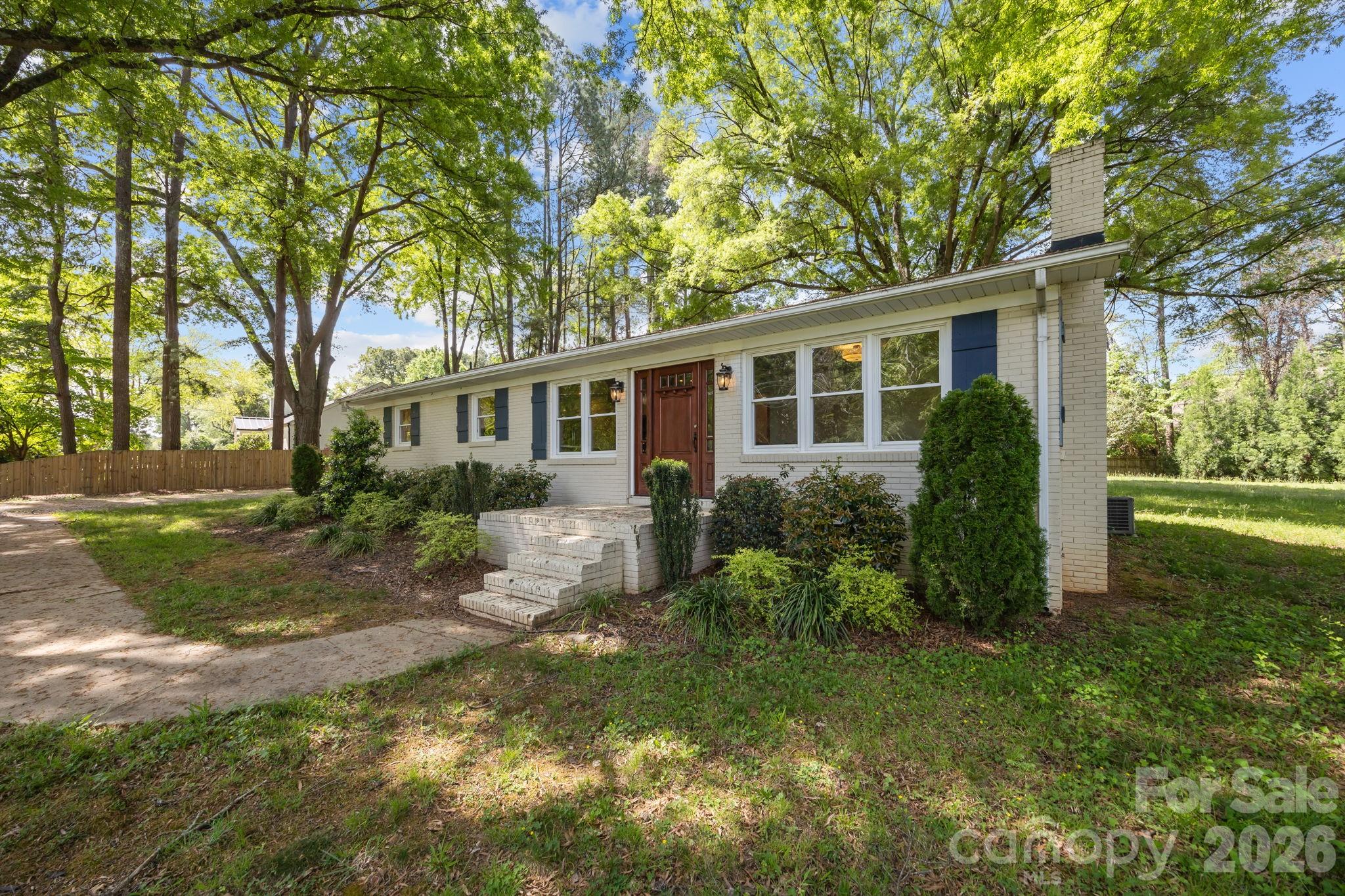 Photo 3 of 19041 Davidson Concord Road, Davidson, NC