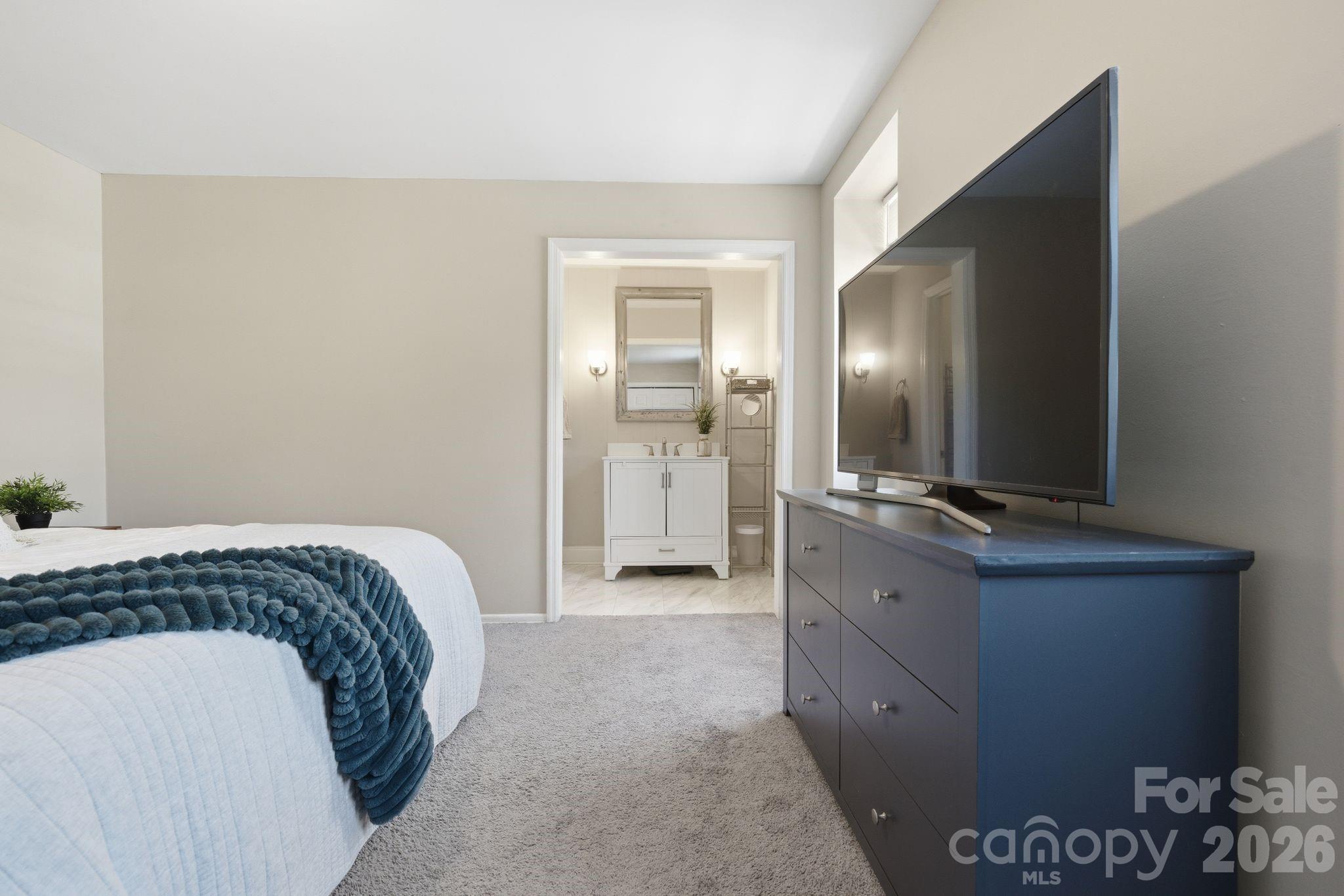 Photo 15 of 8033 Regent Park Lane, Charlotte, NC