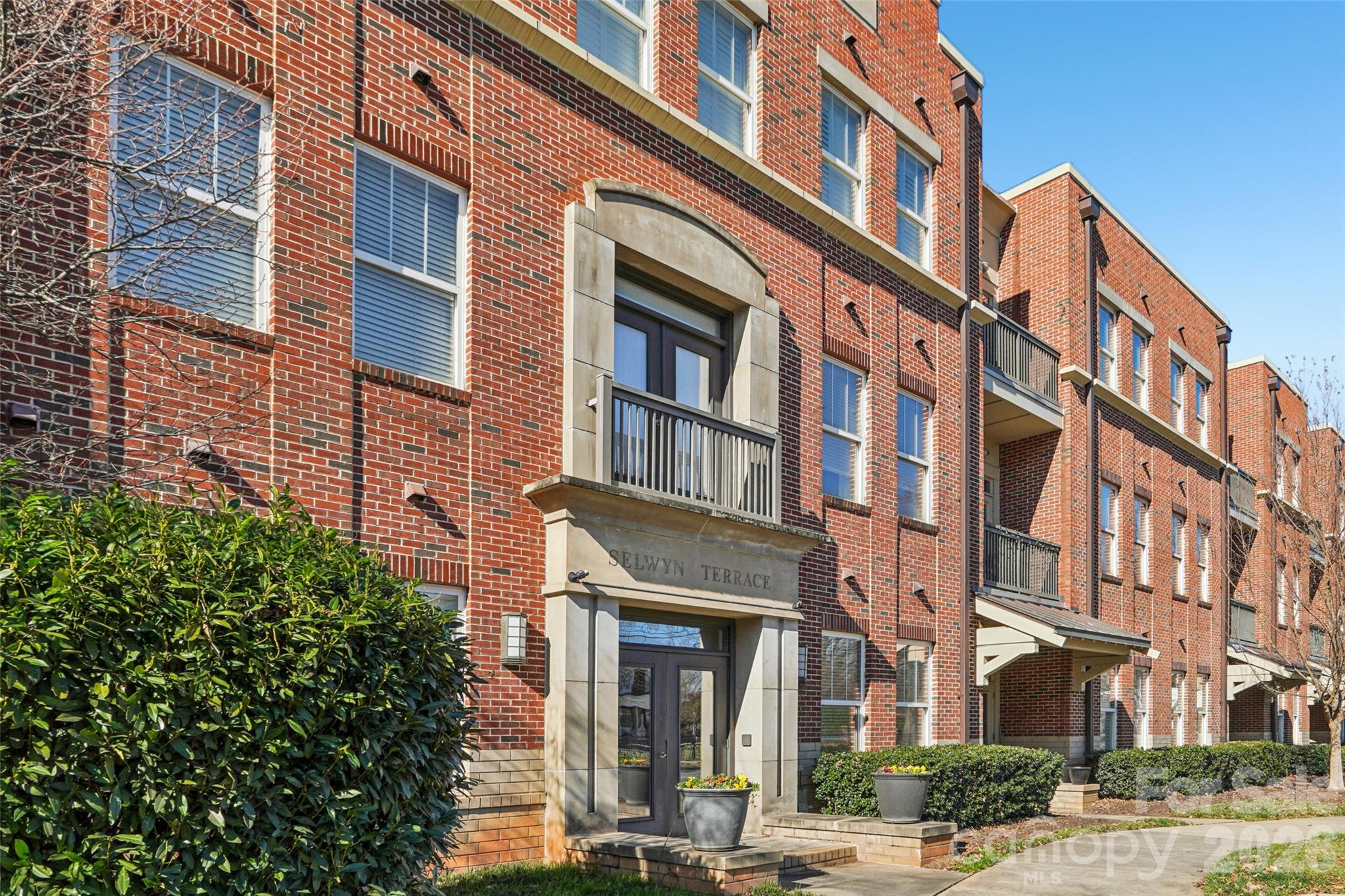 Home for sale at 2952 Selwyn Avenue203, Charlotte, NC — photo 1 of 26
