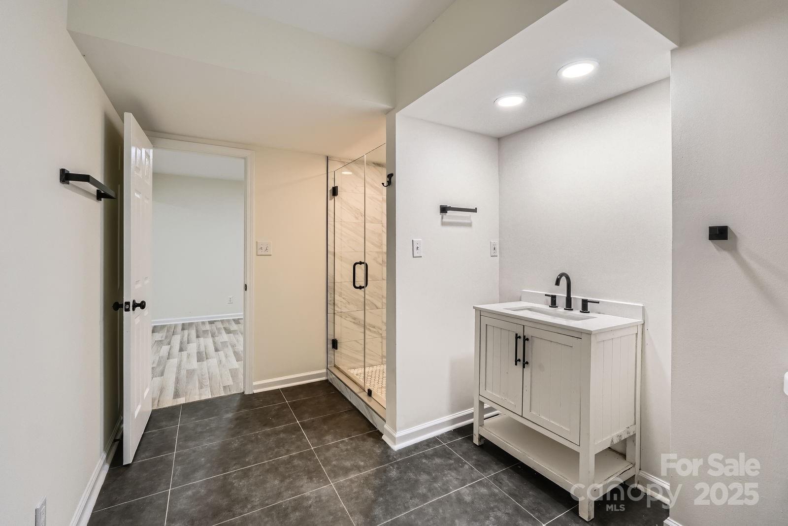 1224 E Woodlawn Road, Charlotte, NC - photo 31 of 48