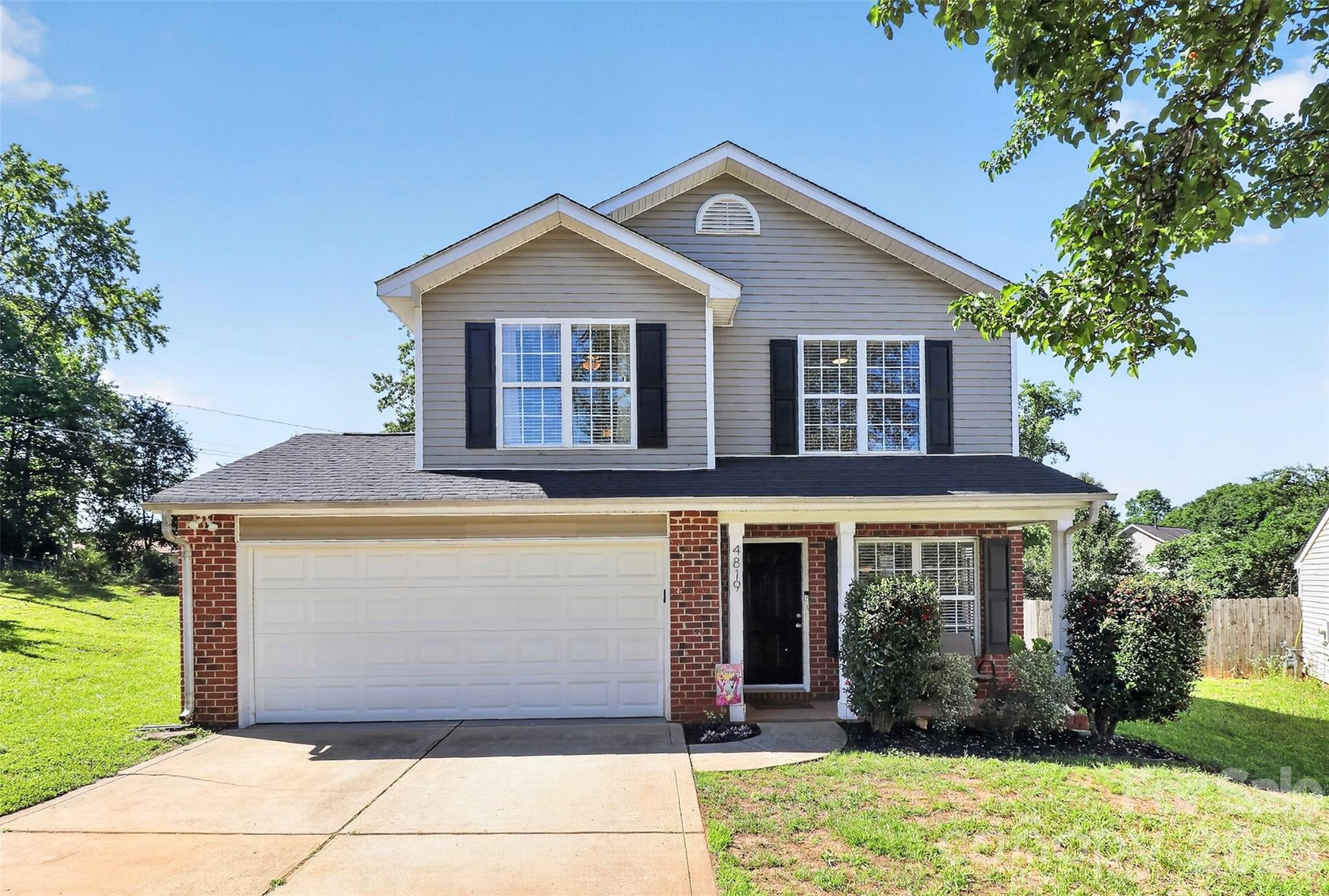 Home for sale at 4819 Hopewood Lane, Charlotte, NC — photo 1 of 41
