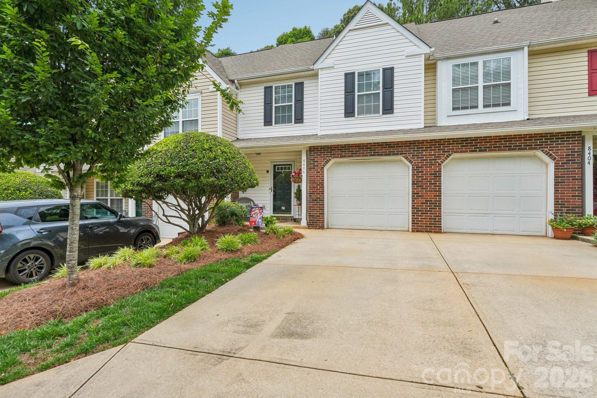 Home for sale at 8406 Southgate Commons Drive, Charlotte, NC — photo 1 of 33