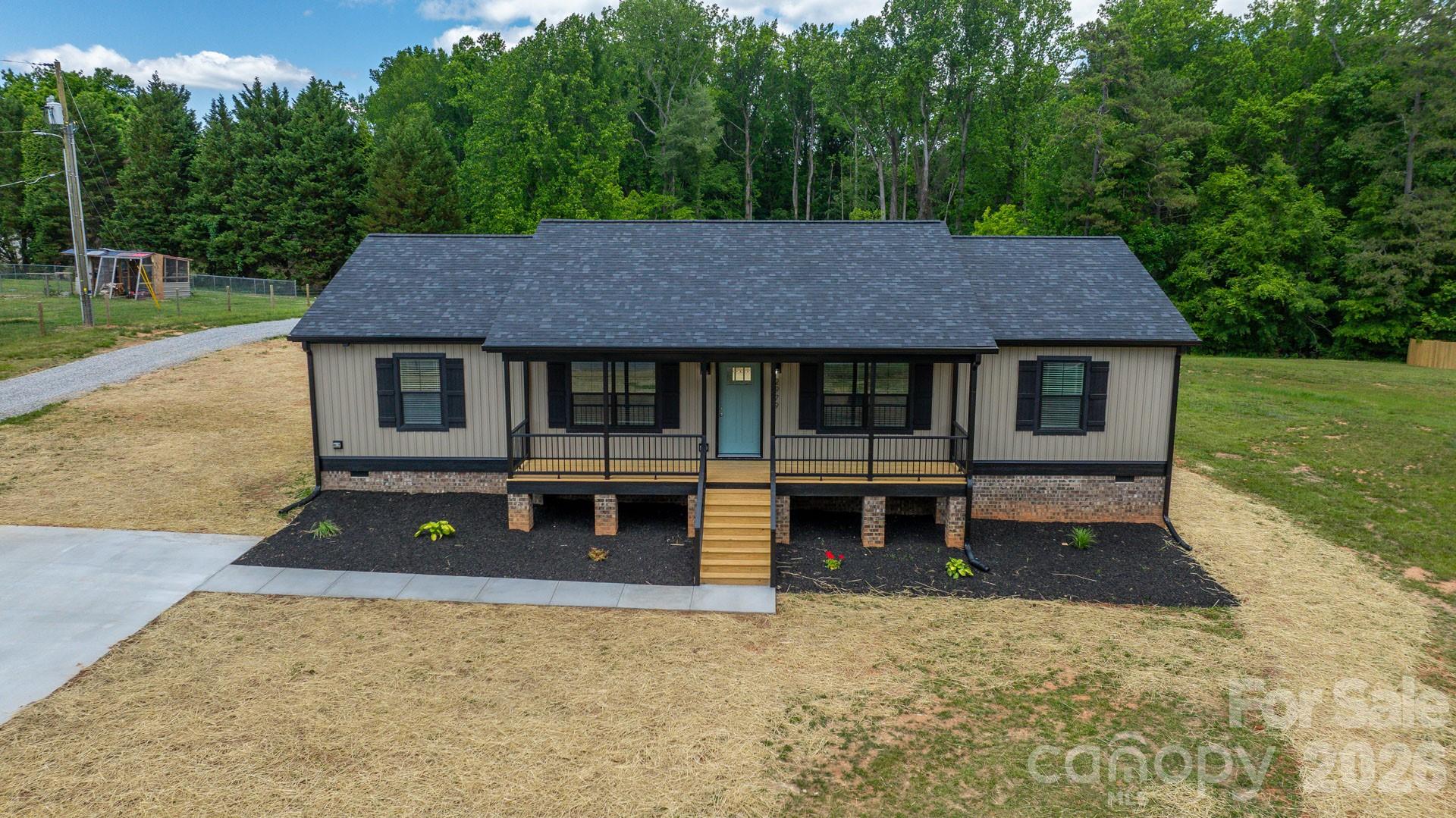 2979 Durant Drive, Winston Salem, NC - photo 3 of 47