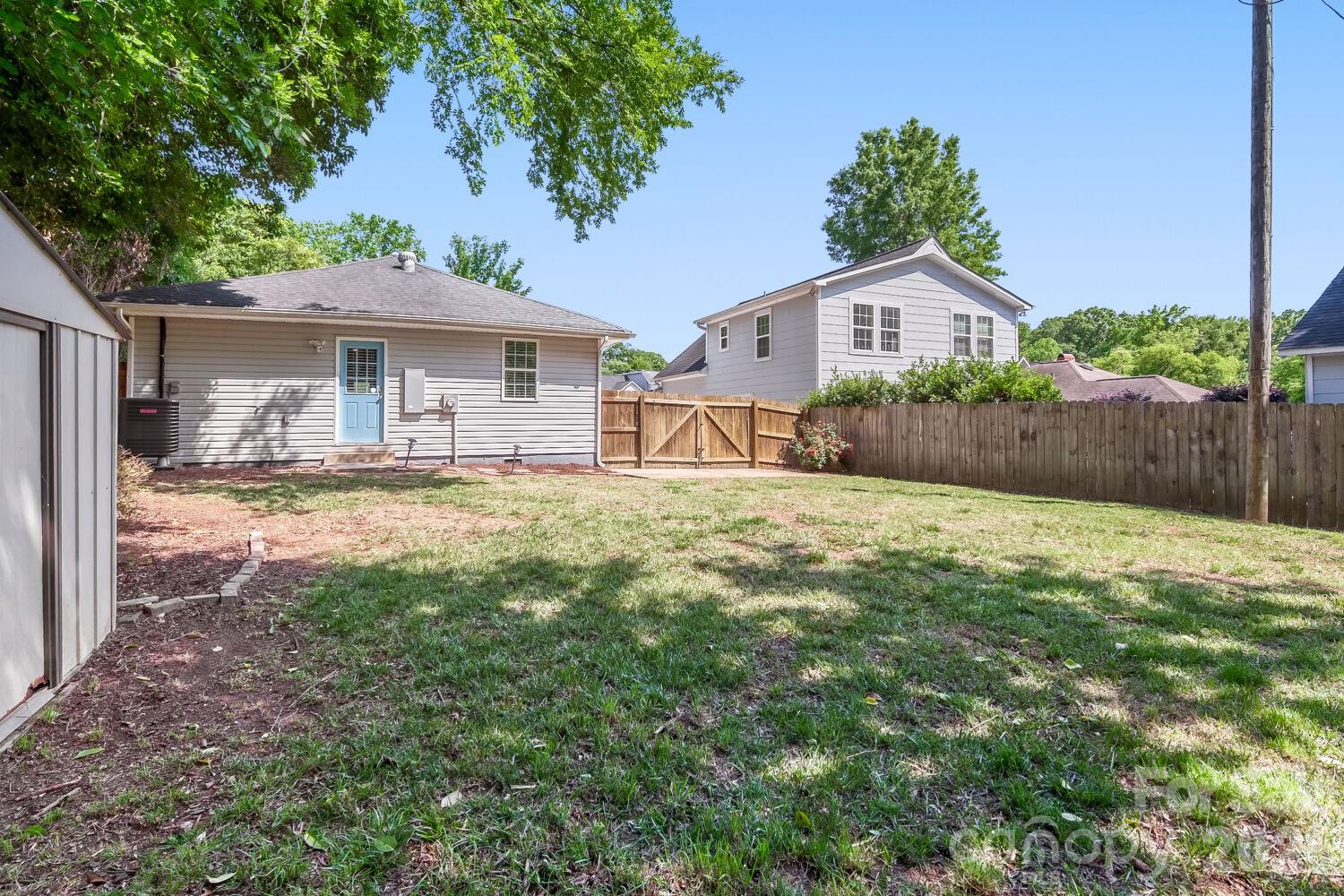 1521 Hawthorne Lane, Charlotte, NC - photo 25 of 30