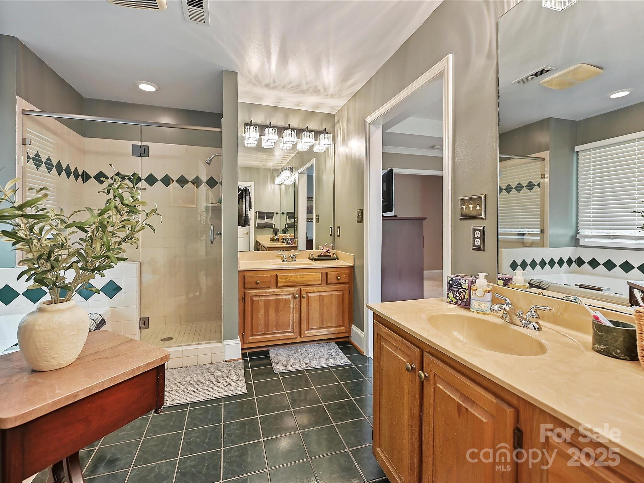 Photo 17 of 11902 Mountain Crest Circle, Charlotte, NC
