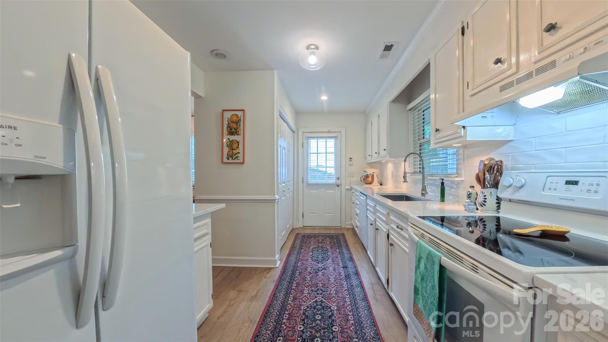 Photo 12 of 2425 Turnberry Lane, Charlotte, NC