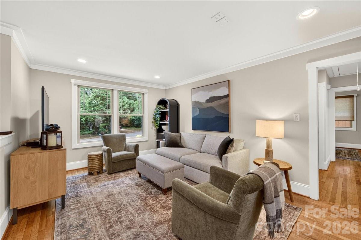 Home for sale at 2120 Dalehurst Drive, Charlotte, NC — photo 9 of 40