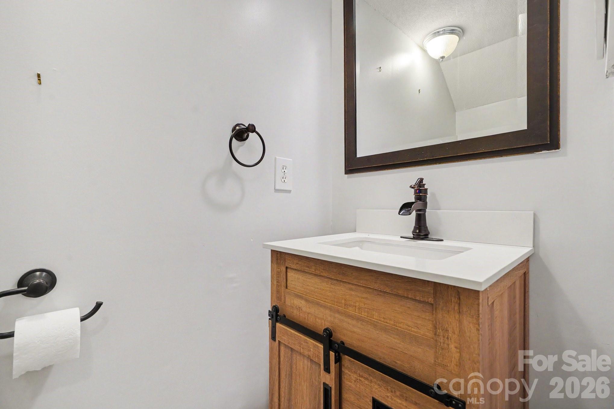 Photo 14 of 4605 Hedgemore DriveH, Charlotte, NC