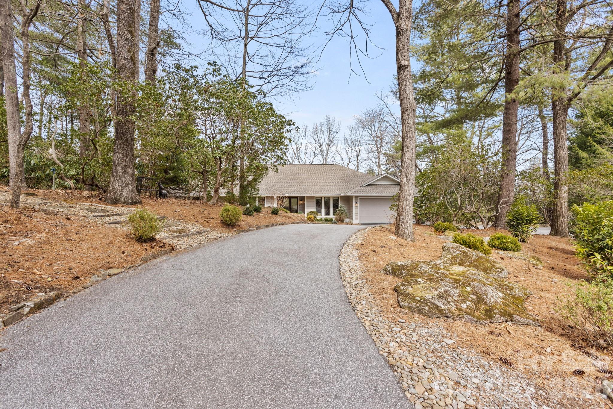 Photo 4 of 171 Old Hillside Lane, Flat Rock, NC