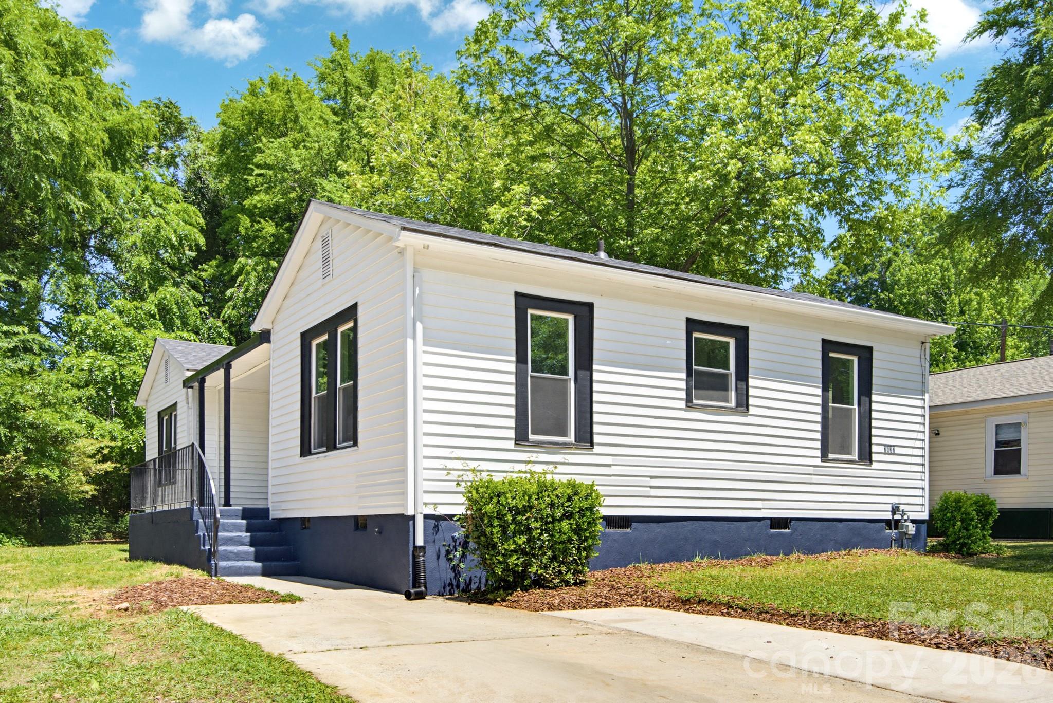 Photo 4 of 2622 Hemphill Street, Charlotte, NC