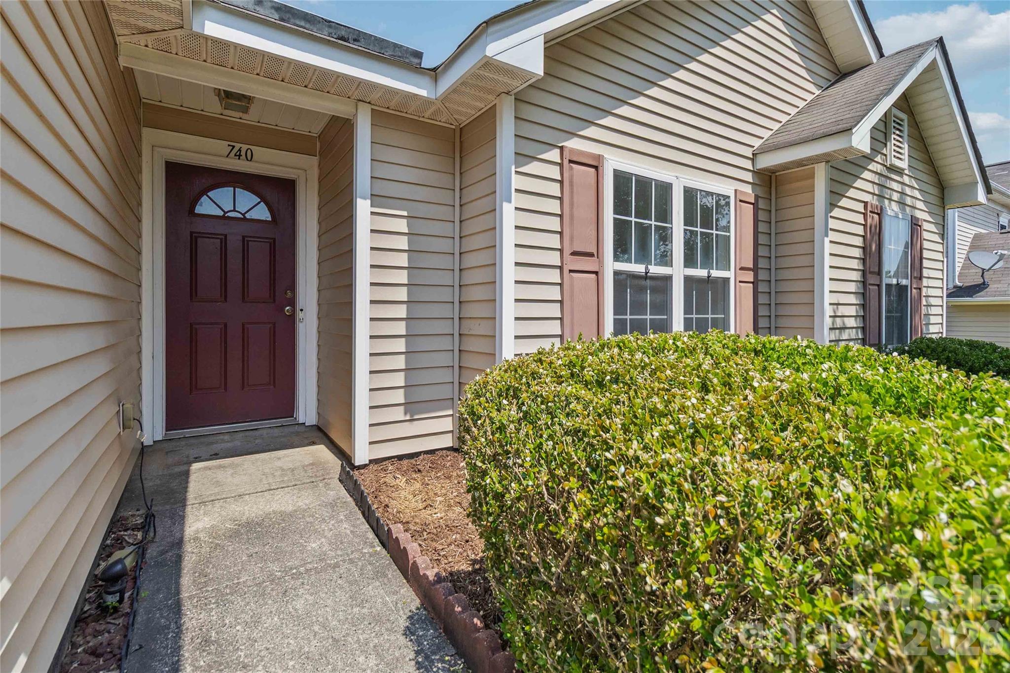 Photo 2 of 740 Aberdeen Glen Place, Charlotte, NC