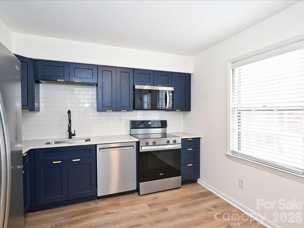 Photo 7 of 6810 Farmingdale Drive, Charlotte, NC