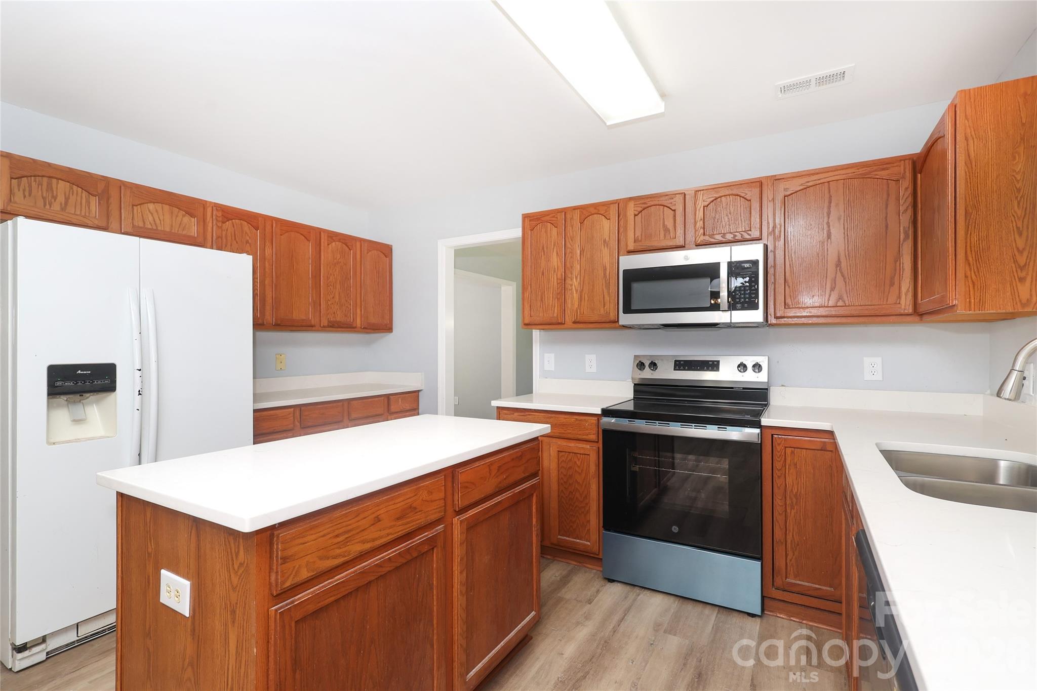 10910 Elm Bend Drive, Charlotte, NC - photo 10 of 41